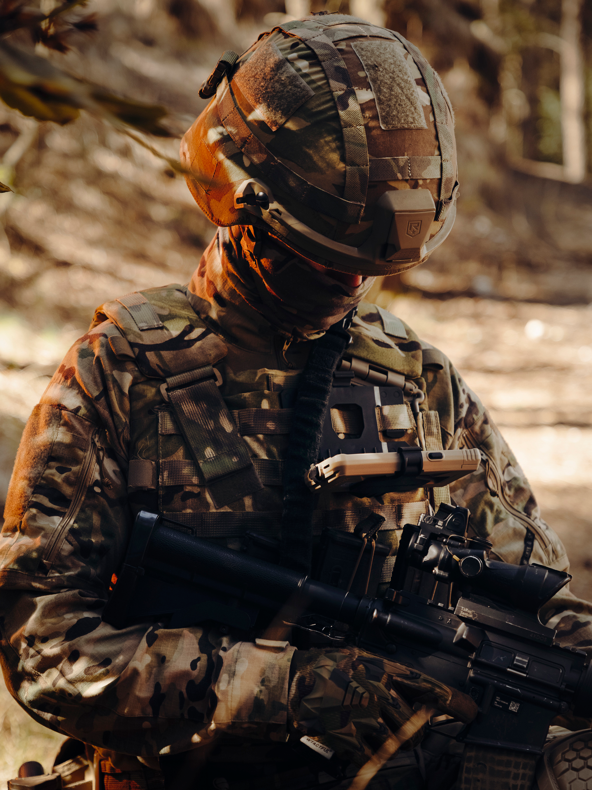 British Army Soldier using DSA equipment Photo Print Wall Art Military ...