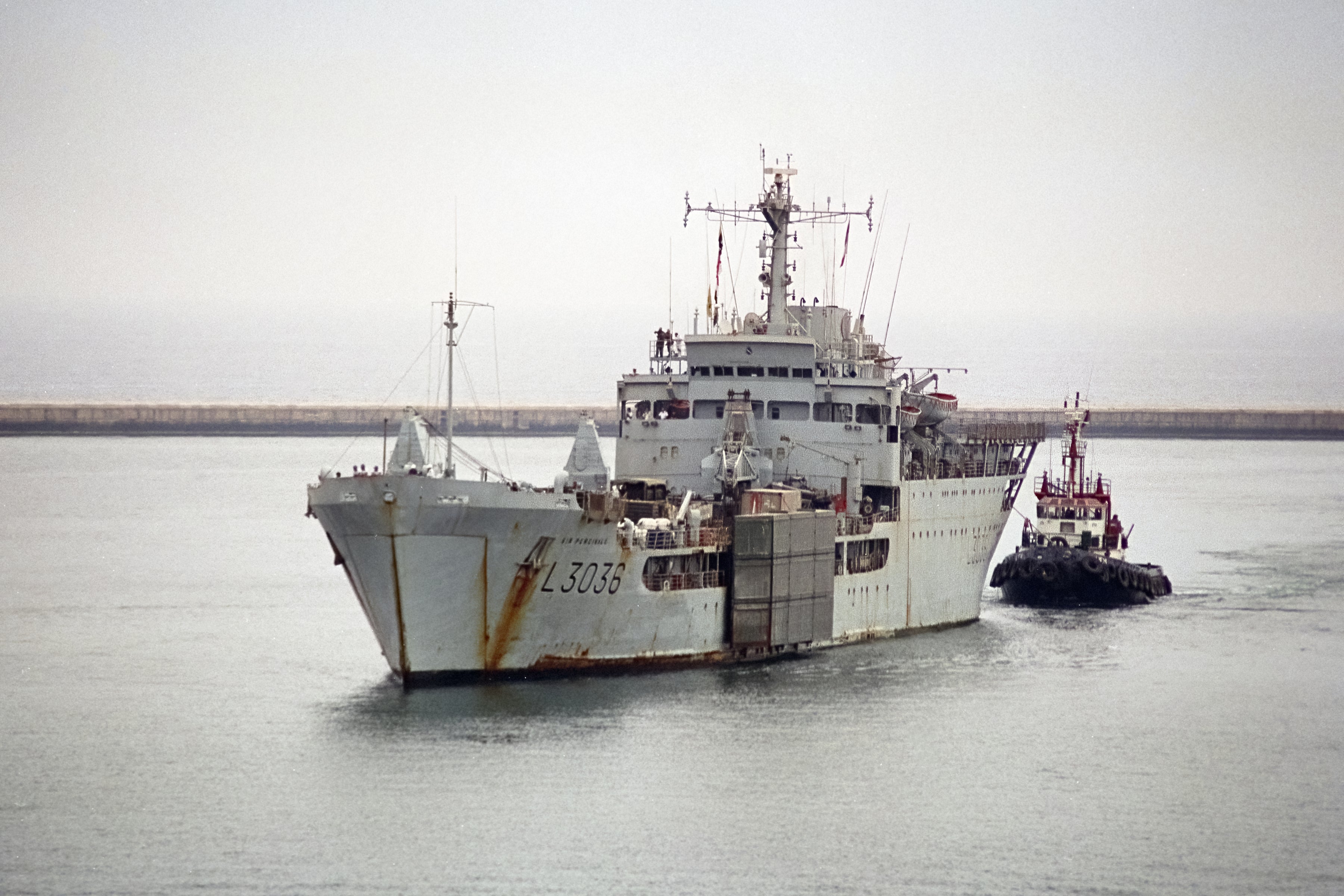 RFA Sir Percivale (L3036) Photo Print - With Tug - Royal Fleet Auxilia ...
