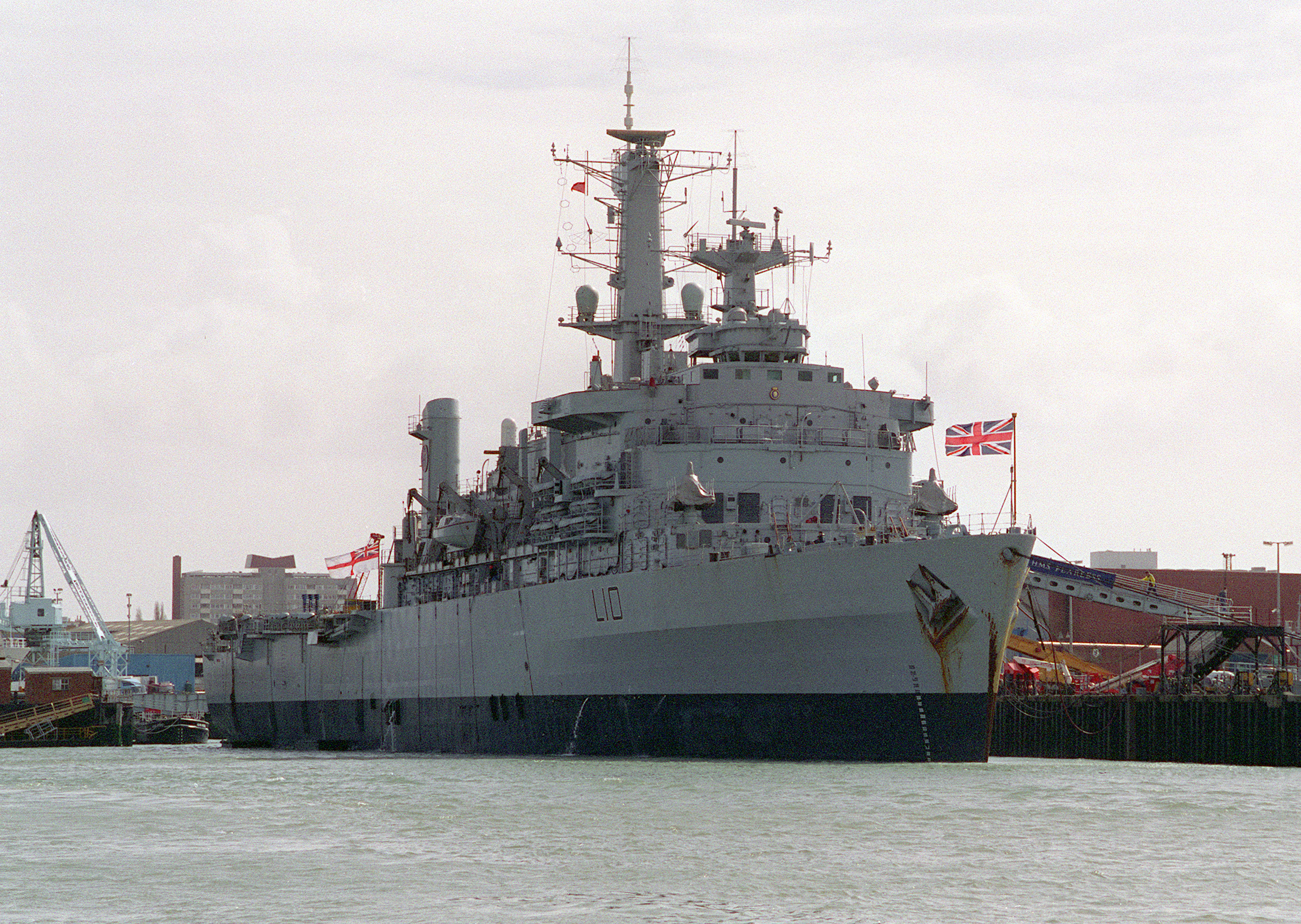 HMS Fearless (L10) - Alongside In Portsmouth - Royal Navy Fearless ...