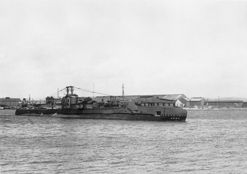 HMS Seraph (P219) Photo Print - Starboard View - Royal Navy S Class Su ...