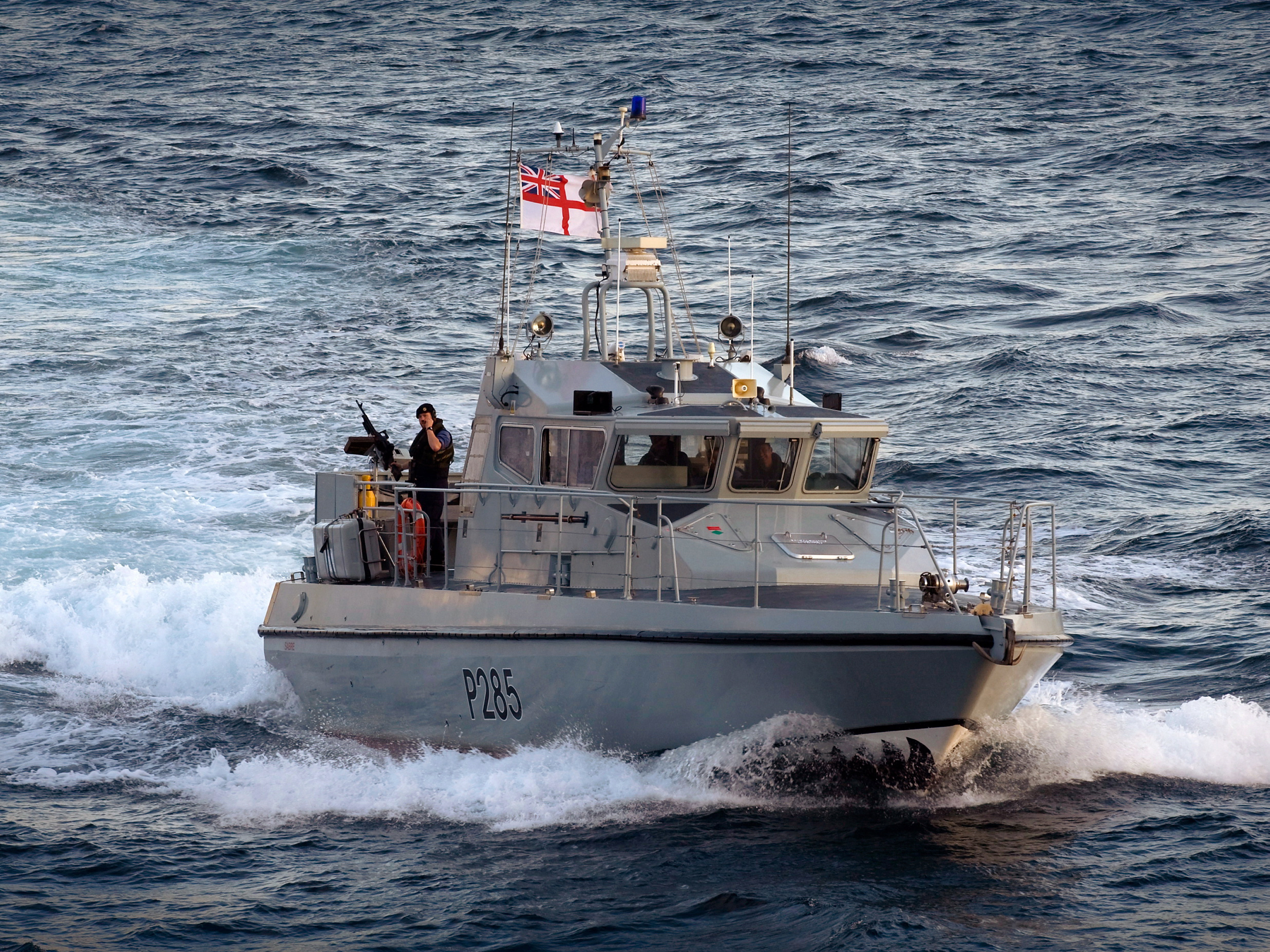 HMS Sabre (P285) - Underway - Royal Navy Scimitar Class Fast Patrol ...