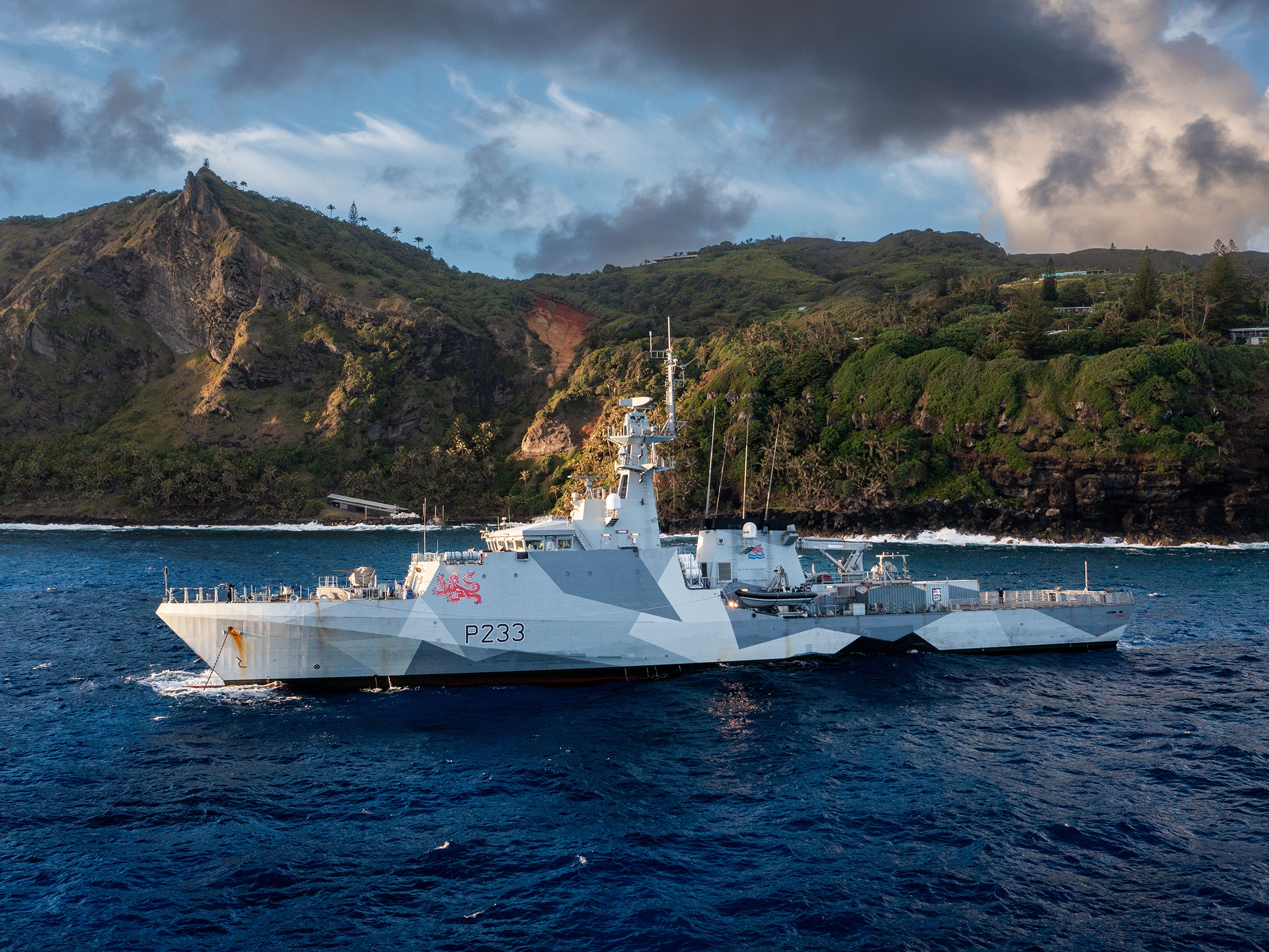 HMS Tamar (P233) - South Pacific - Royal Navy River Class Patrol Vessel ...