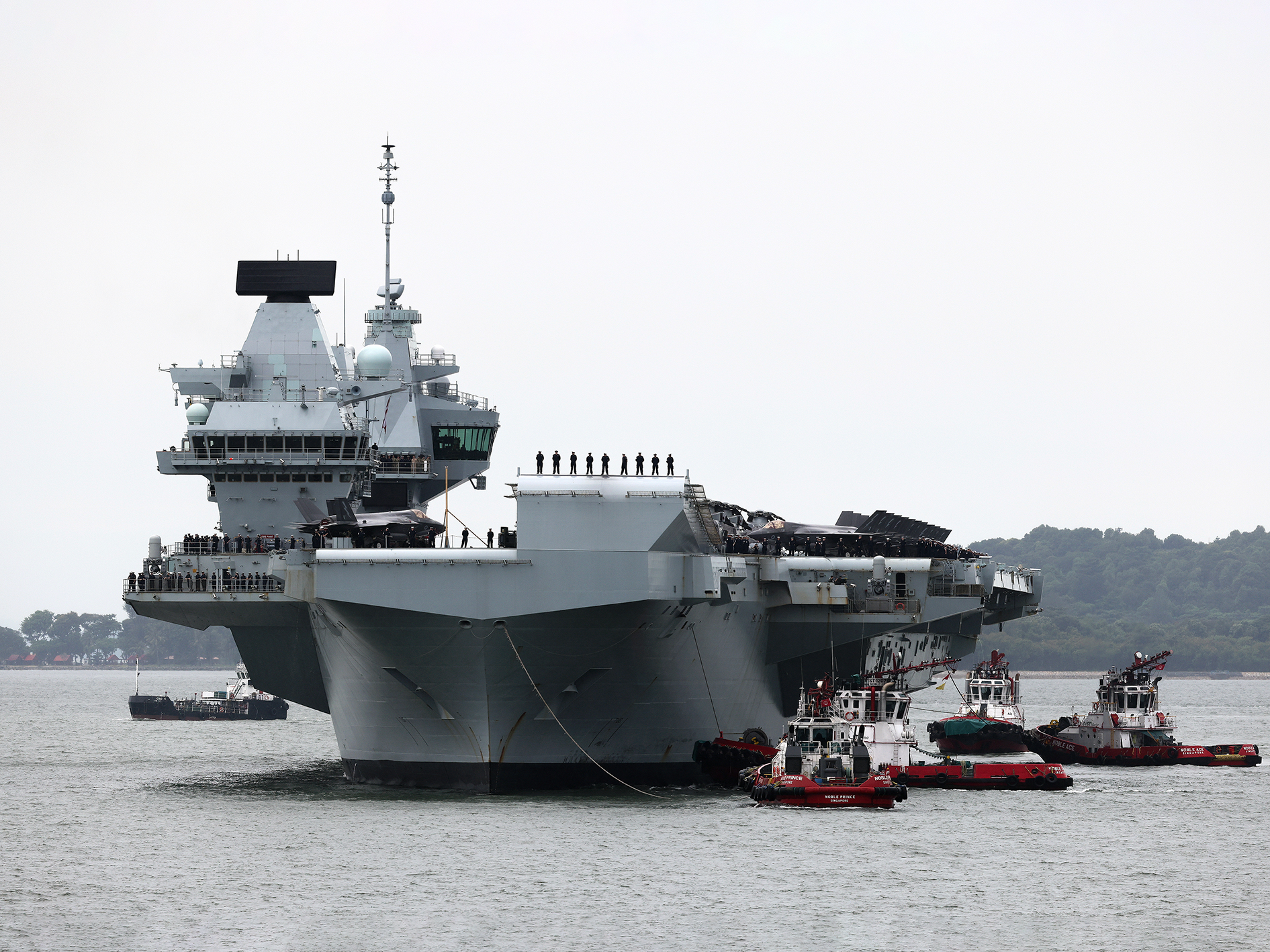 HMS Prince of Wales (R09) - Enters Singapore 2025 - Royal Navy Queen ...