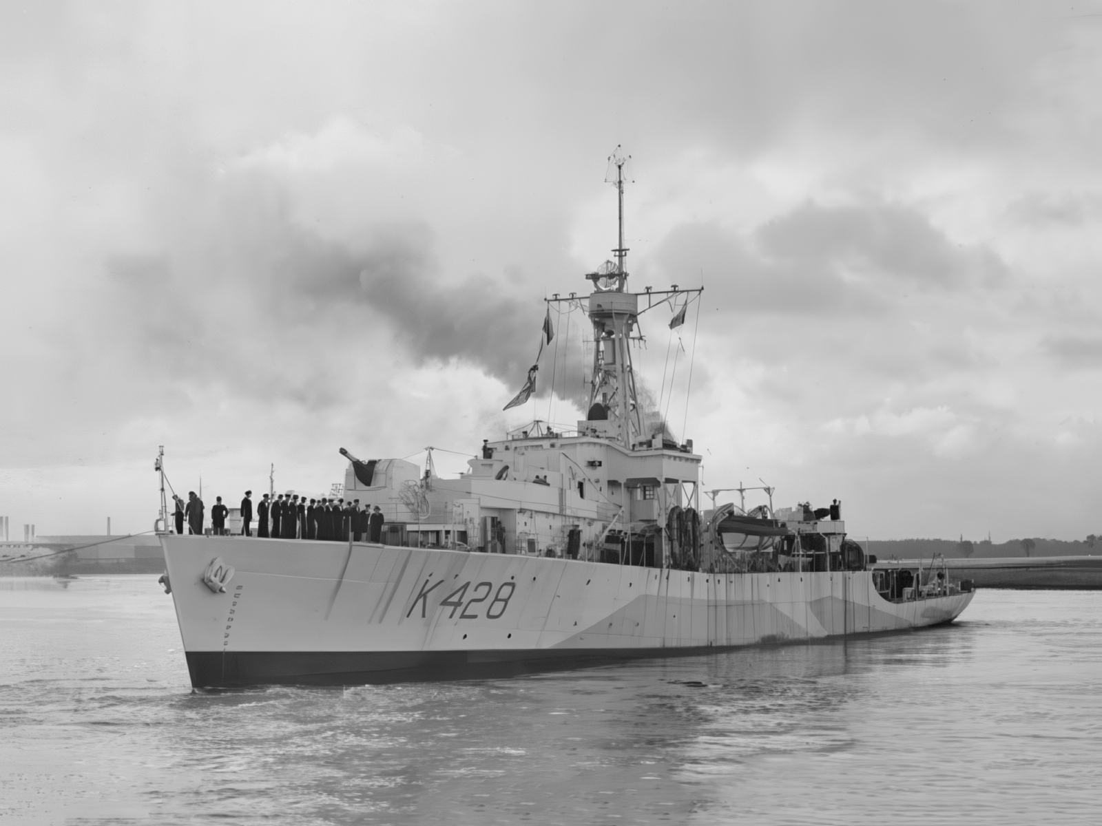 HMS Loch Alvie (K428) - Entering Harbour - Royal Navy Loch Class ...