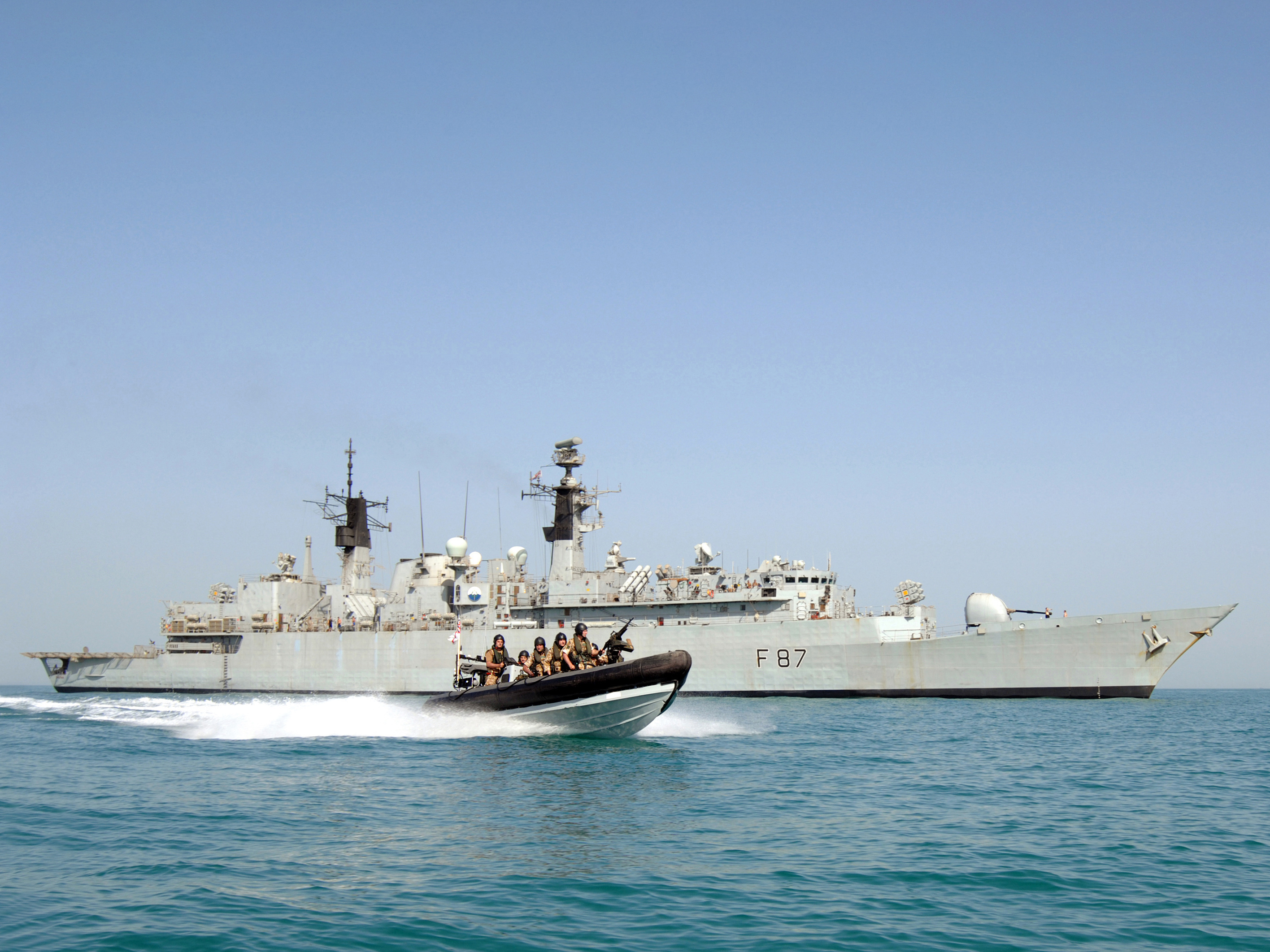 HMS Chatham (F87) - Al Basrah Iraqi 2008 - Royal Navy Type 22 Frigate ...