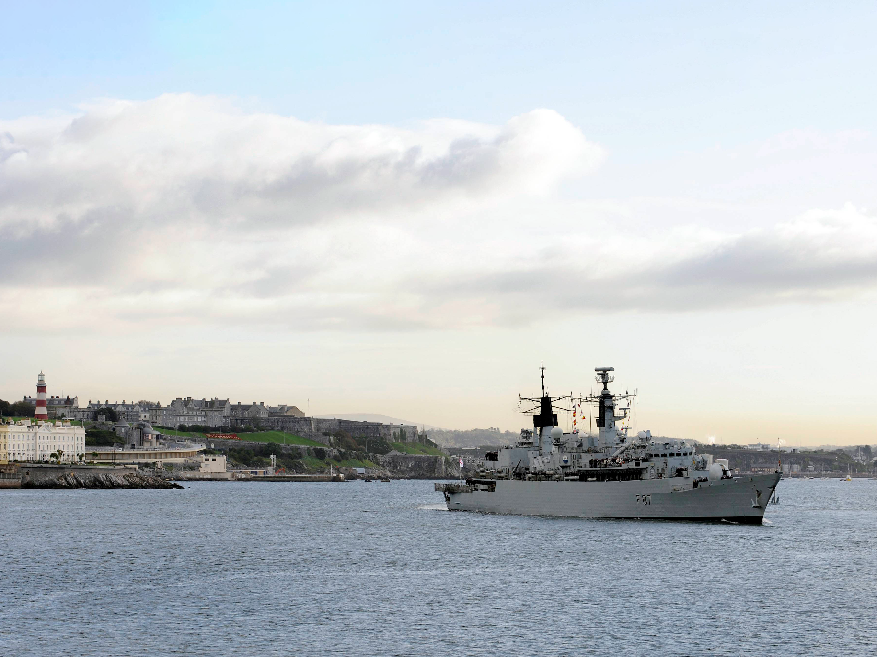 HMS Chatham (F87) - Homecoming 2008 - Royal Navy Type 22 Frigate Photo ...