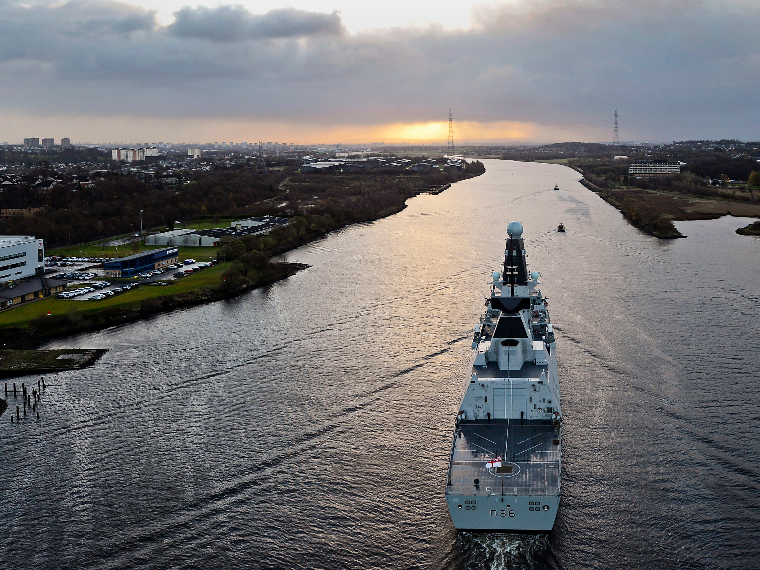 HMS Defender (D36) Royal Navy Type 45 Destroyer Enters Glasgow 2013 Ph ...