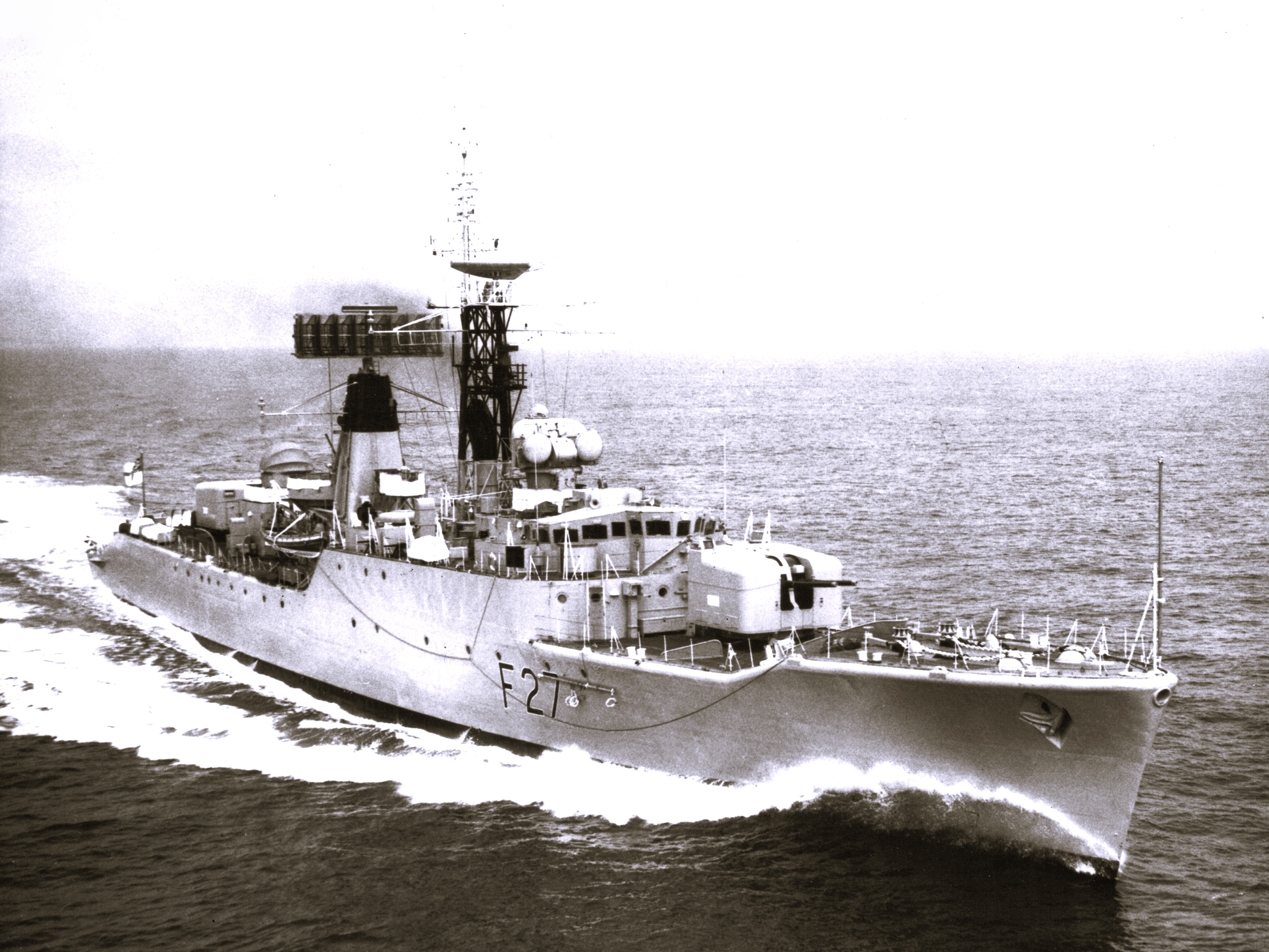 HMS Lynx (F27) - Underway - Royal Navy Leopard Class Frigate Photo ...