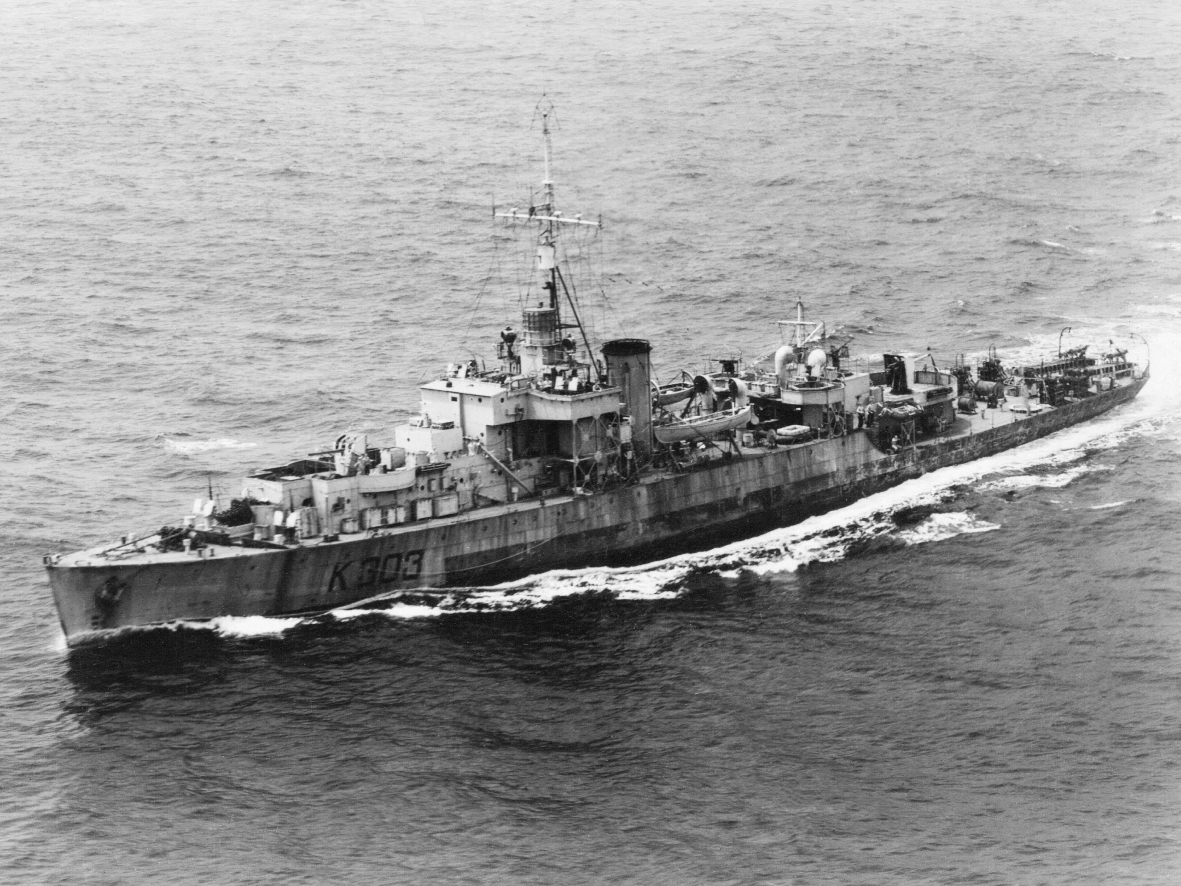 HMS Lossie (K303) - at sea - Royal Navy River Class Frigate Photo Print ...