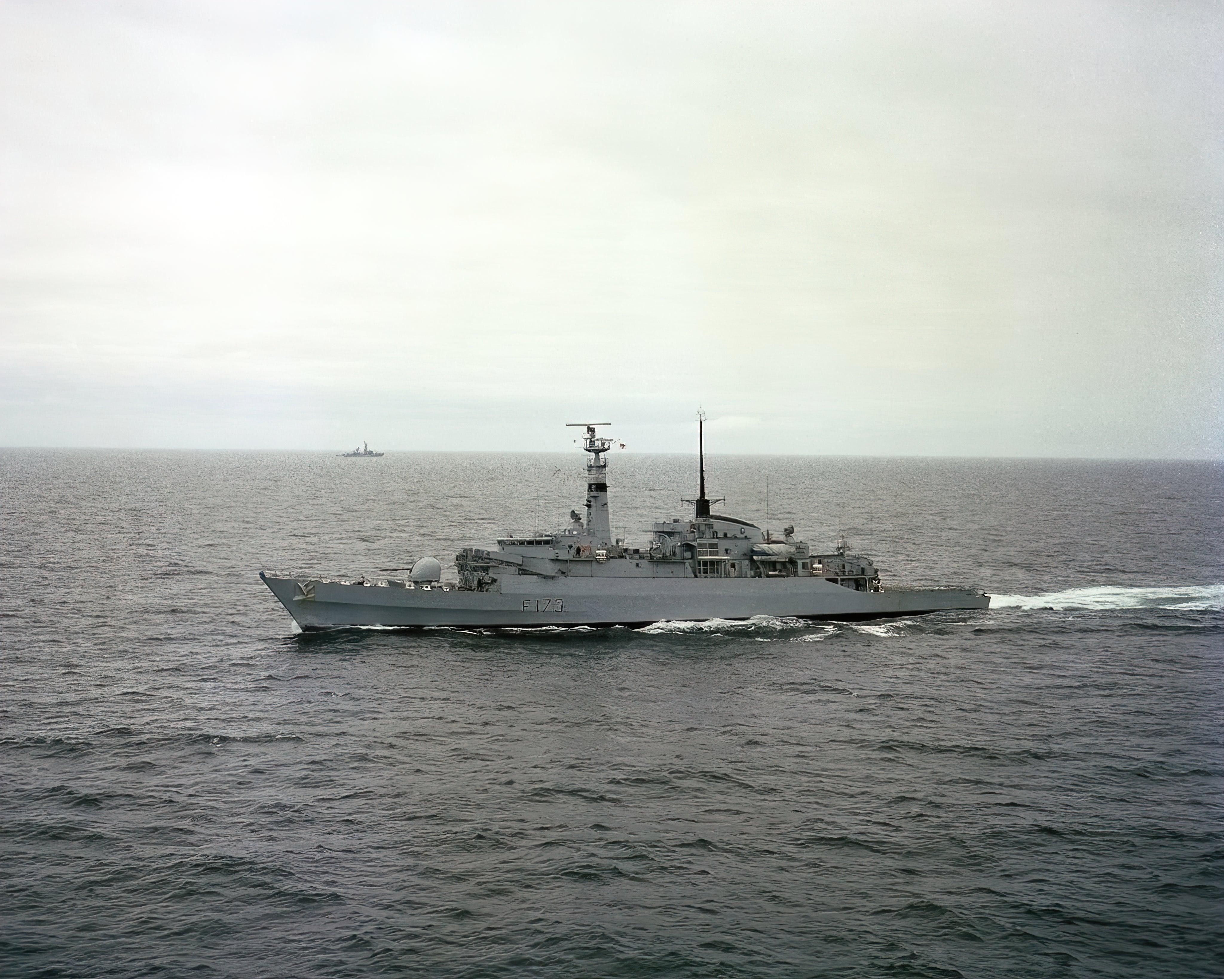 HMS Arrow (F173) Photo Print - Port Beam View - Royal Navy Type 21 Fri ...