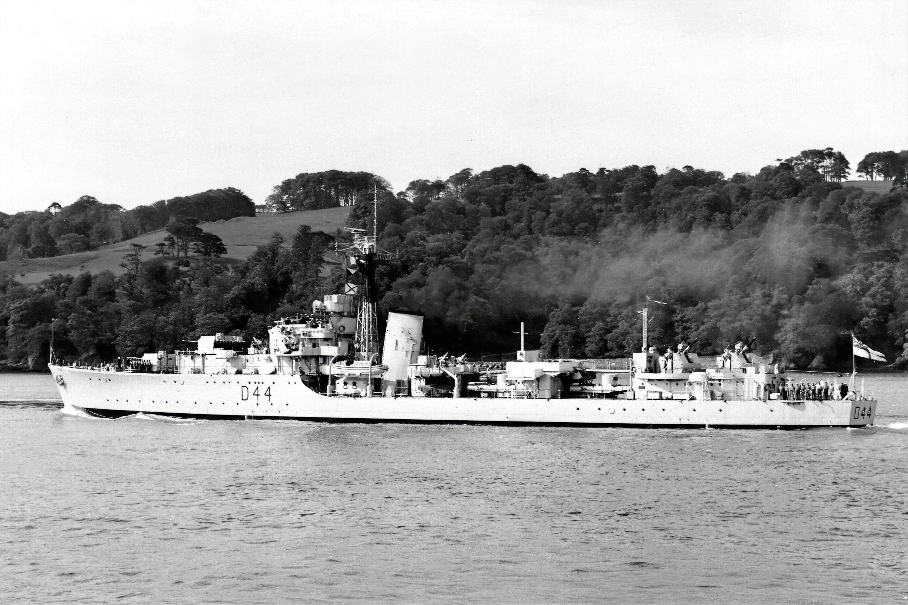 HMS Lagos (D44) Photo Print - Port Beam View - Royal Navy Battle Class ...
