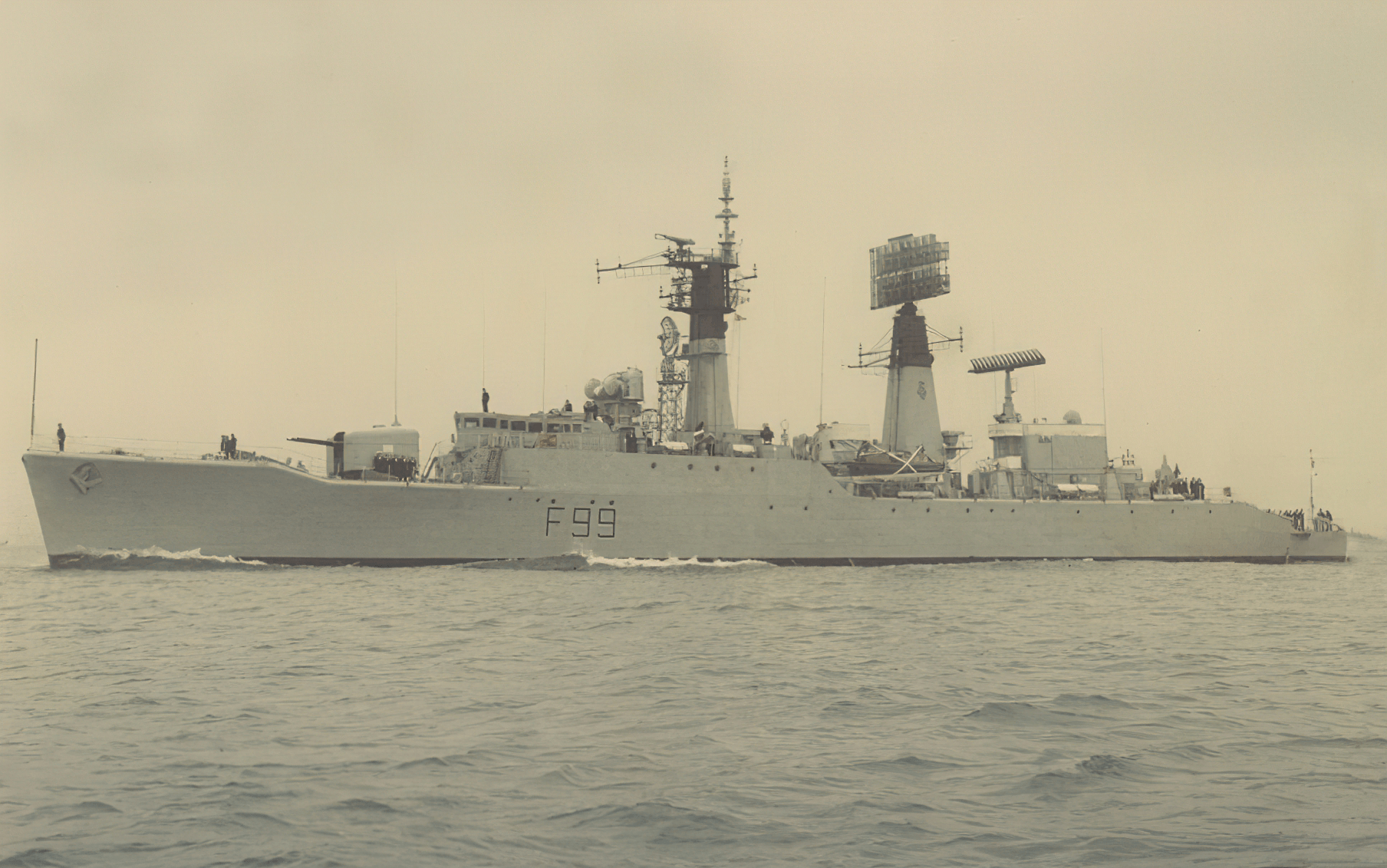 HMS Lincoln (F99) Photo Print - Port Beam View - Royal Navy Salisbury ...