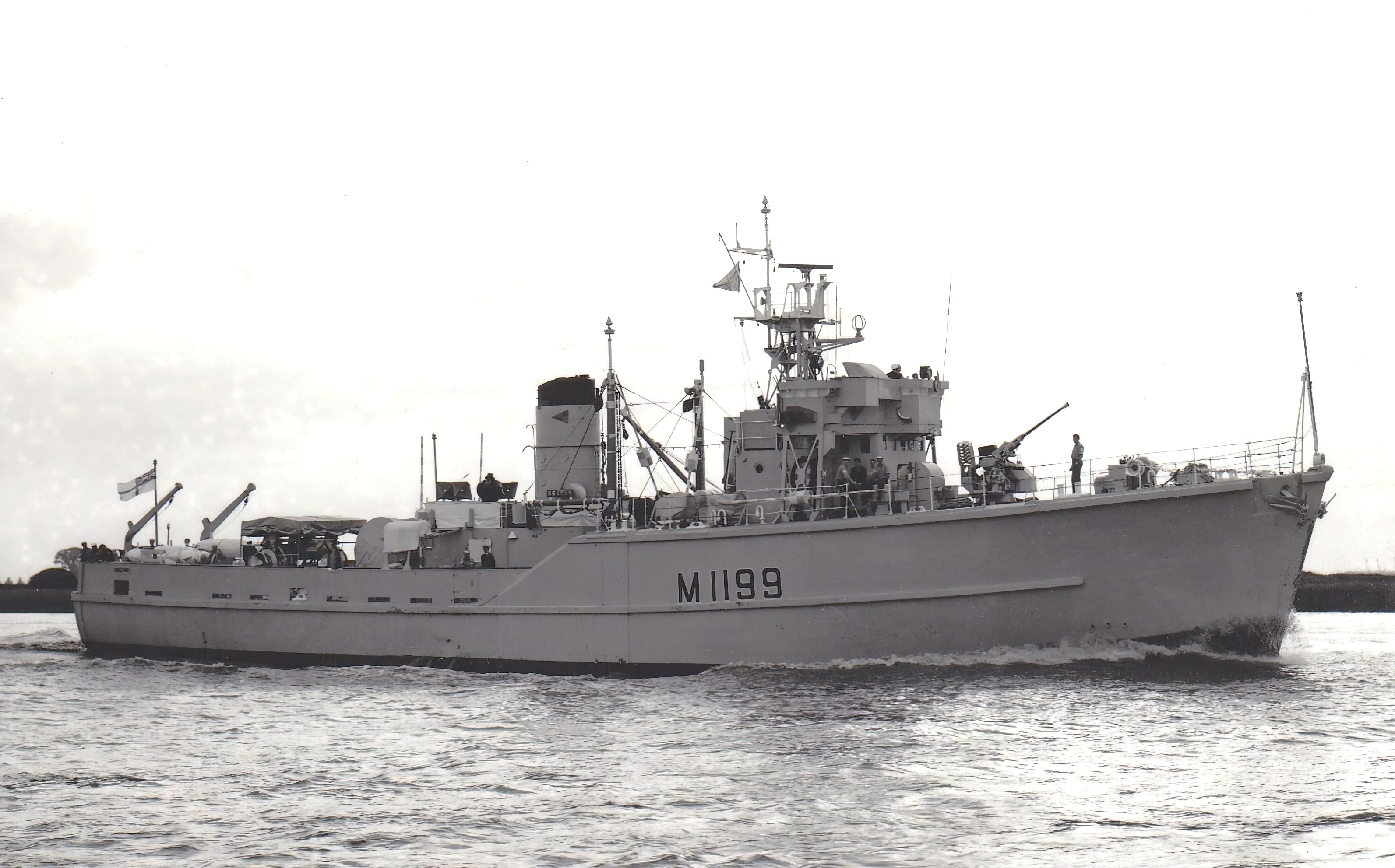 HMS Belton (M1199) Royal Navy Ton Class Minesweeper Starboard View Pho ...