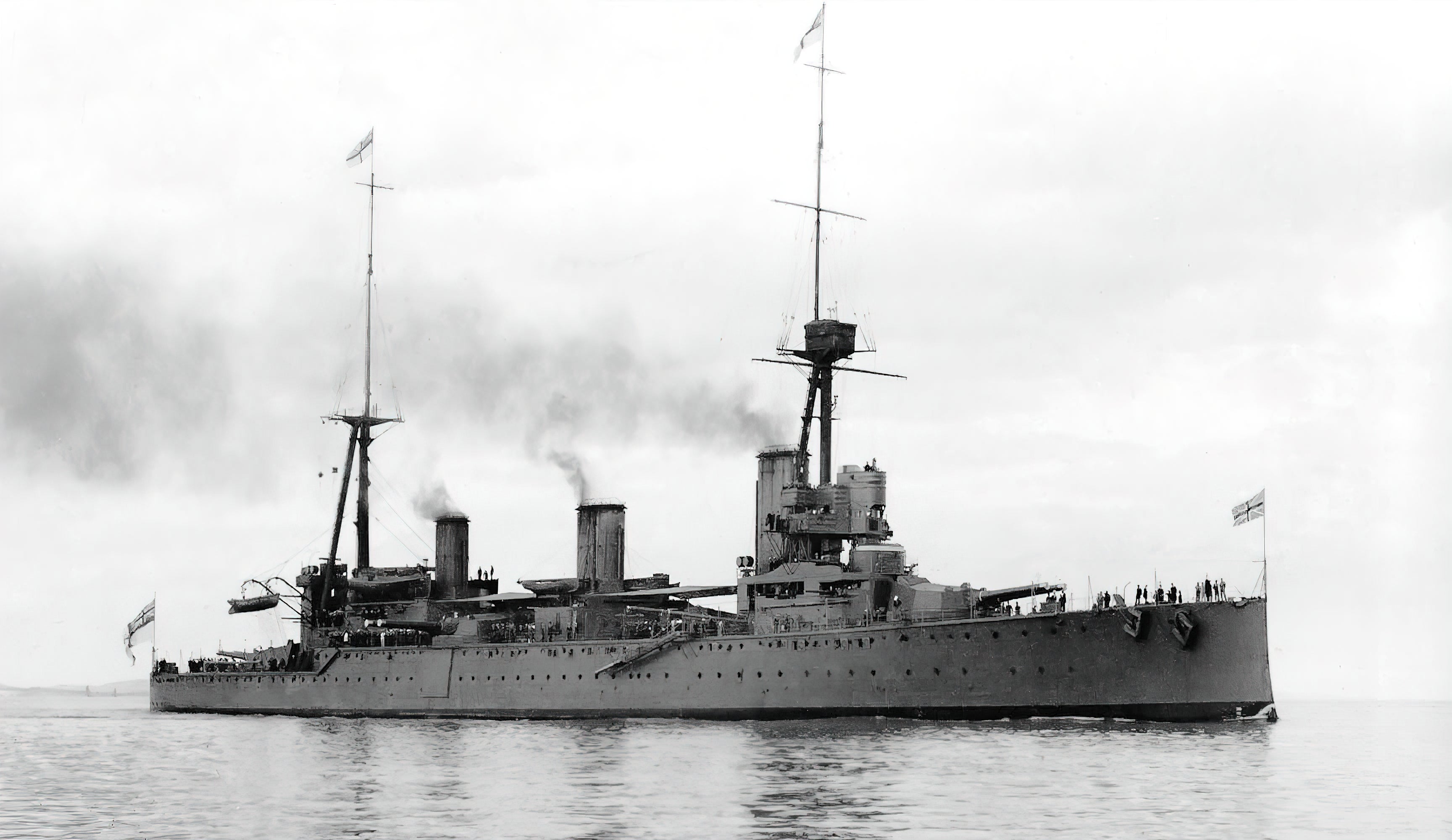 HMS New Zealand (1911) - Underway - Royal Navy Indefatigable Class ...