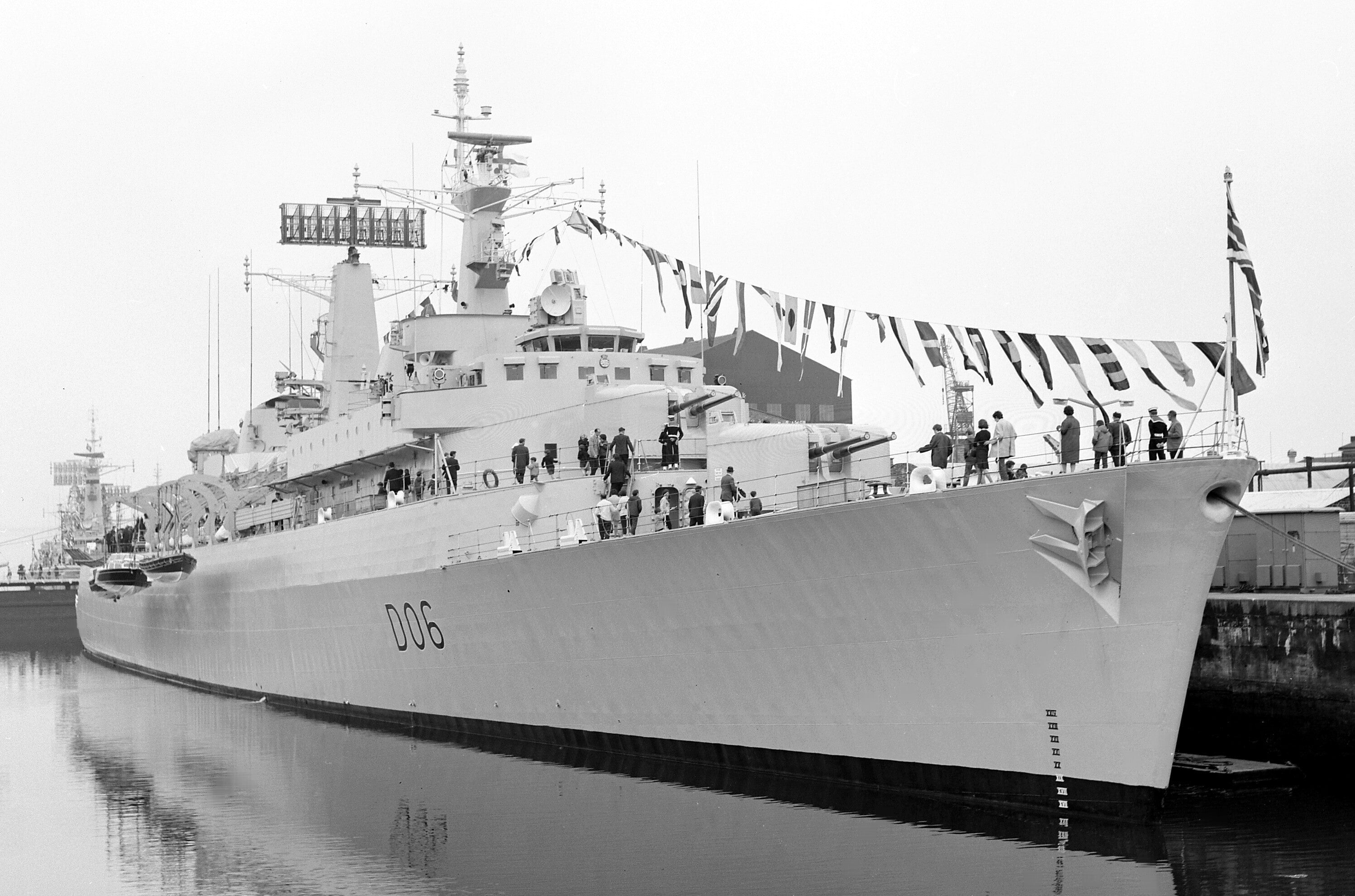 HMS Hampshire (D06) Photo Print - Dress Ship - Royal Navy County Class ...