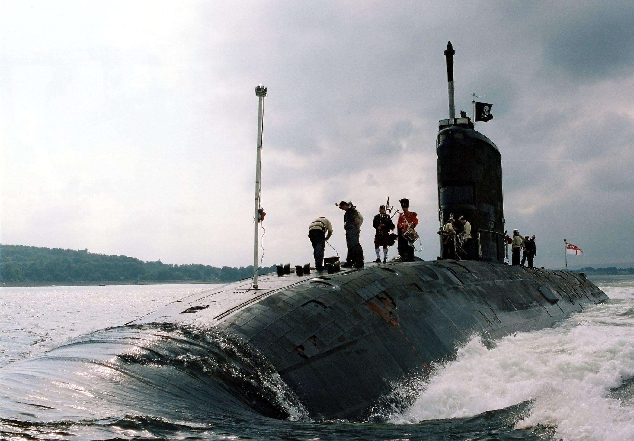 HMS Splendid (S106) Swiftsure Class Submarine Photo Print Low Port Bow ...