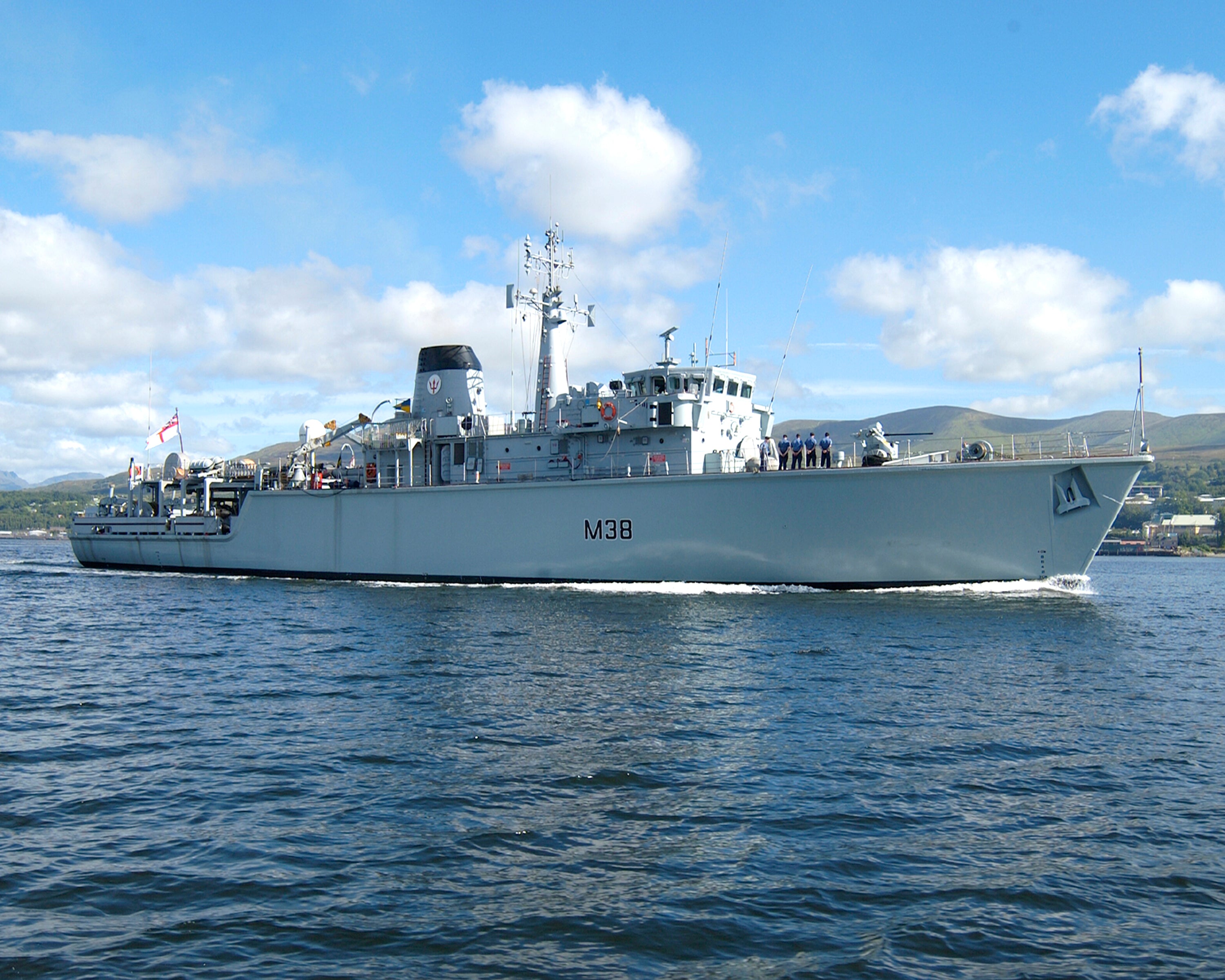 HMS Atherstone (M38) - Leaving Harbour - Royal Navy Hunt Class Mine ...