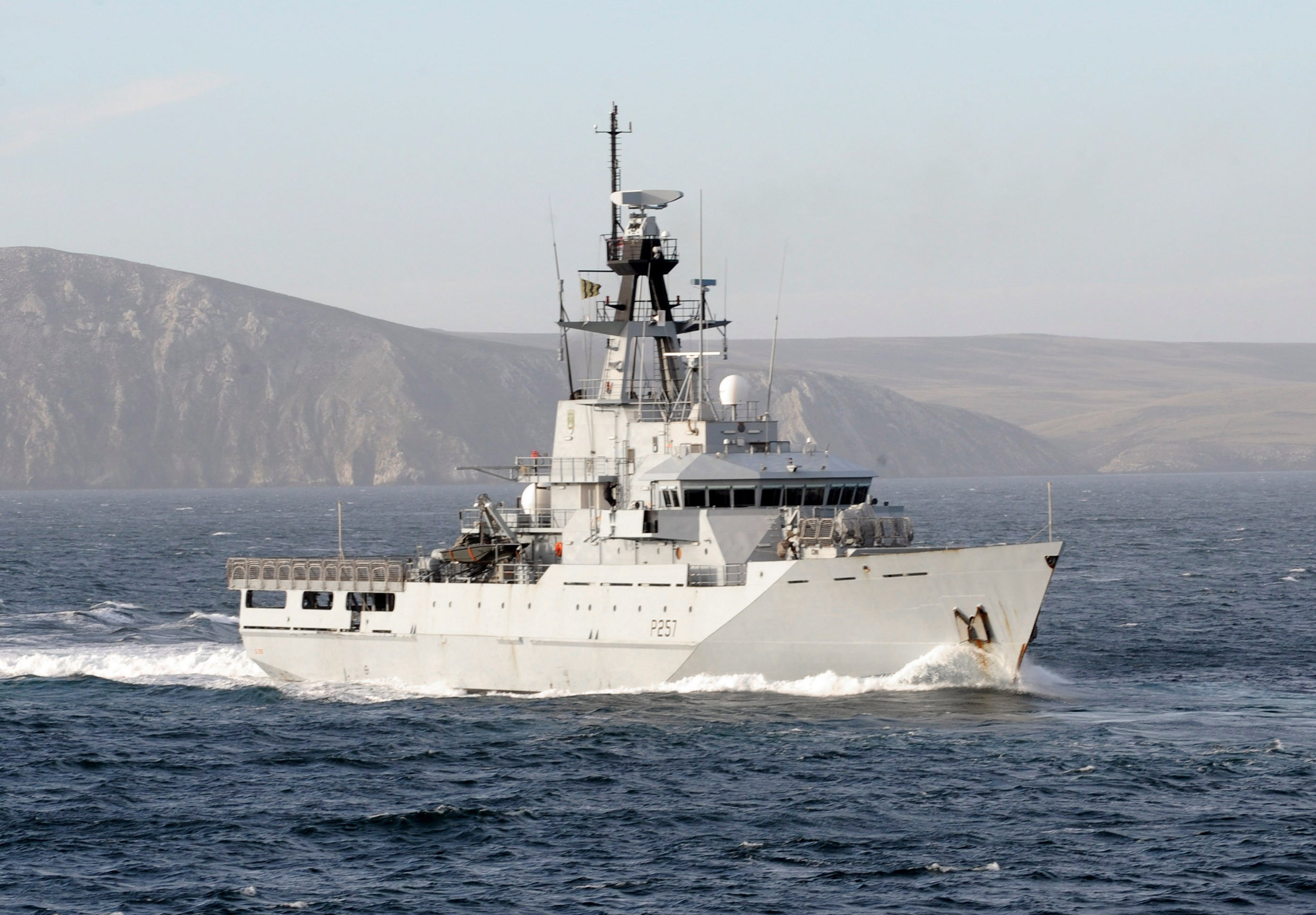 HMS Clyde (P257) Photo Print - Low Starboard Bow View - Royal Navy Riv ...