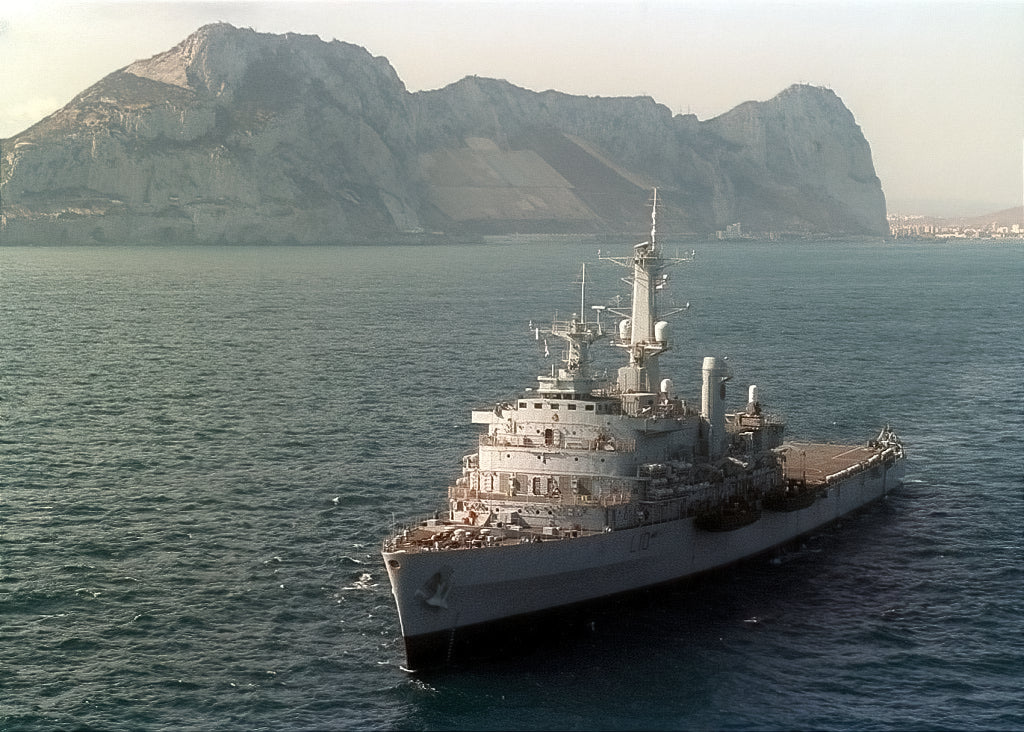 HMS Fearless L10 | Photo Print | Framed Print | Fearless Class | Amphi ...