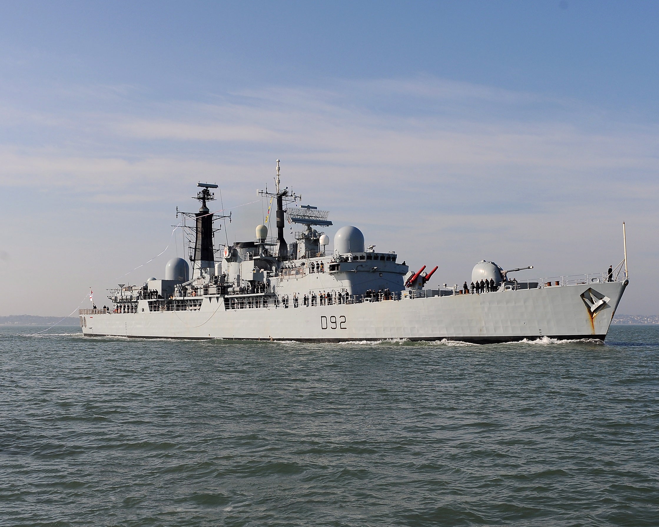 HMS Liverpool (D92) - Entering Portsmouth - Royal Navy Type 42 ...