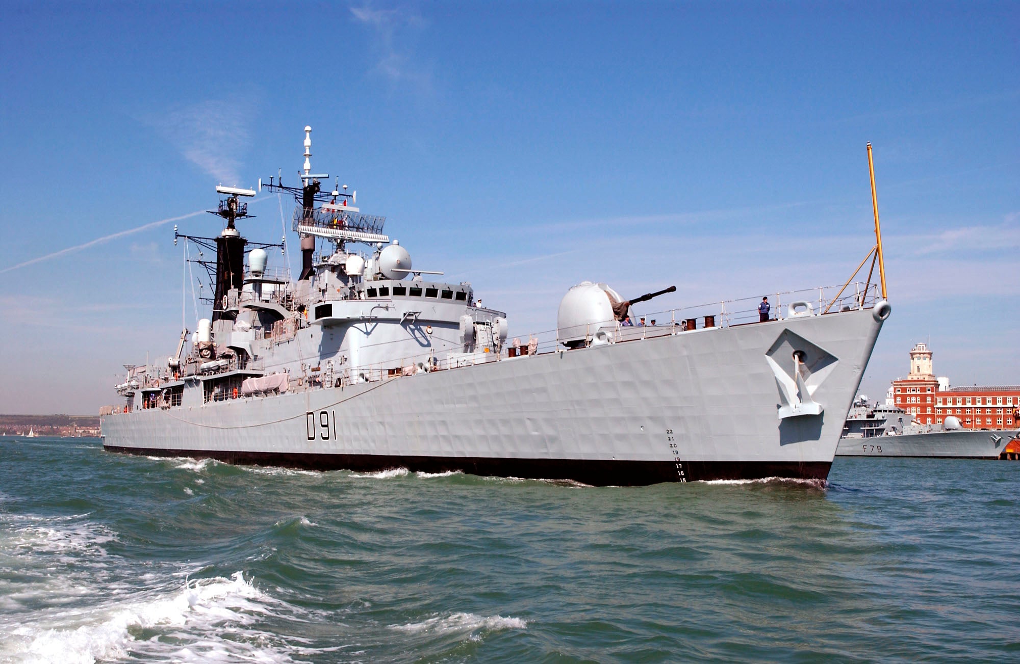 HMS Nottingham (D91) Photo Print - Leaving Portsmouth - Royal Navy Typ ...