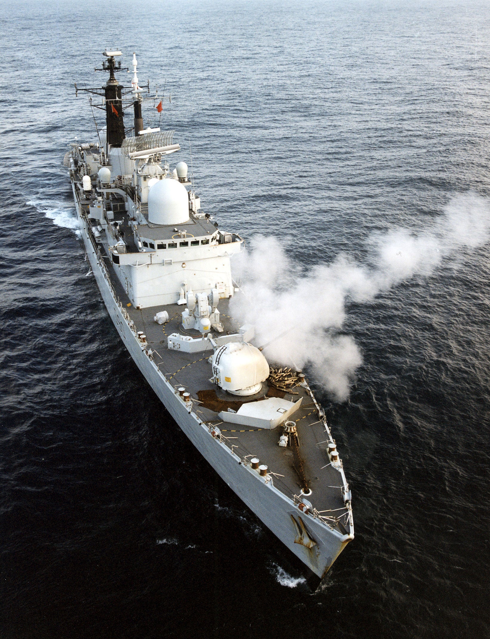 HMS Southampton (D90) - Firing 4.5 Inch Gun - Royal Navy Type 42 ...