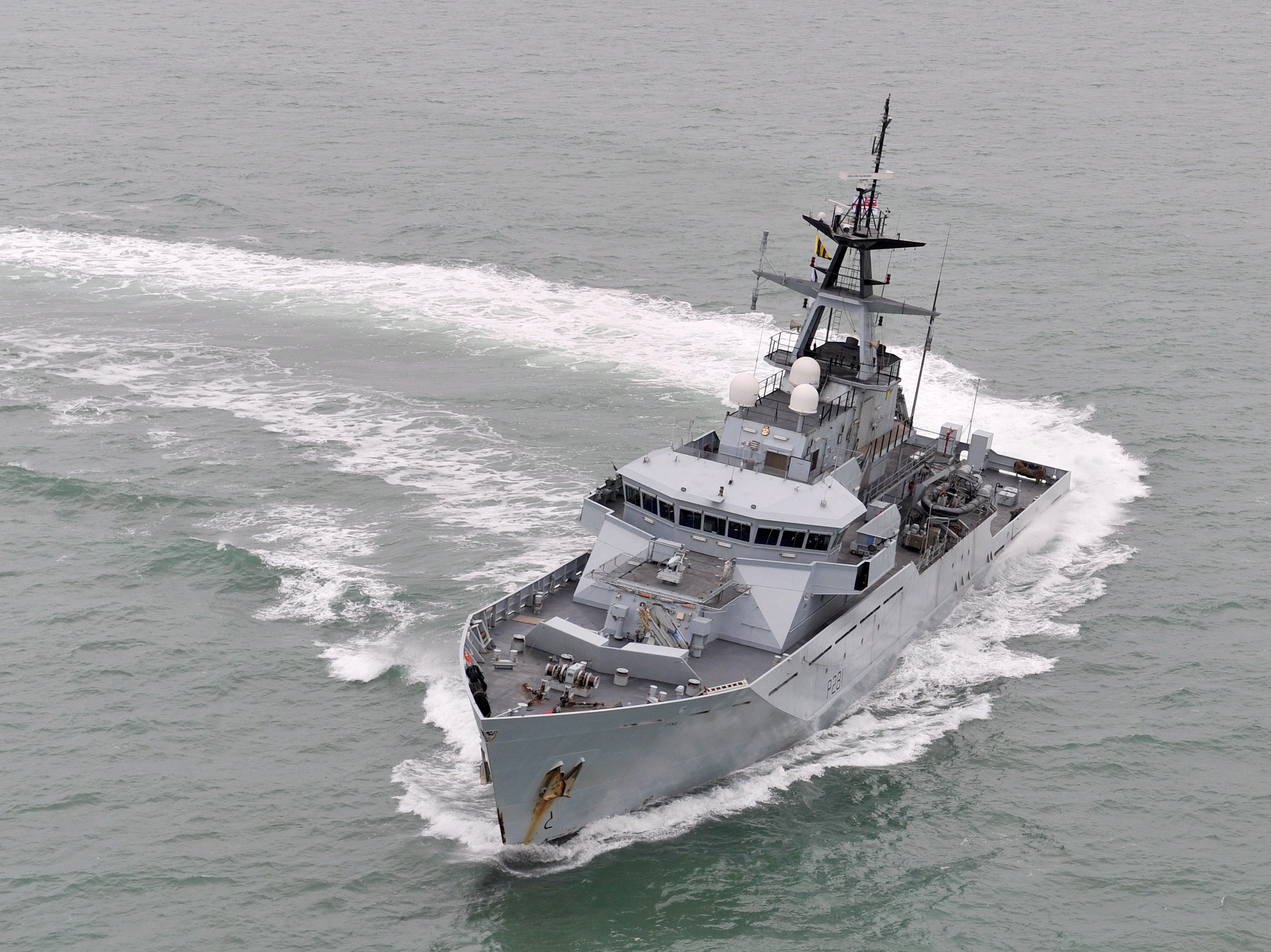 HMS Tyne (P281) - Starboard Turn - Royal Navy River Class Patrol Vessel ...