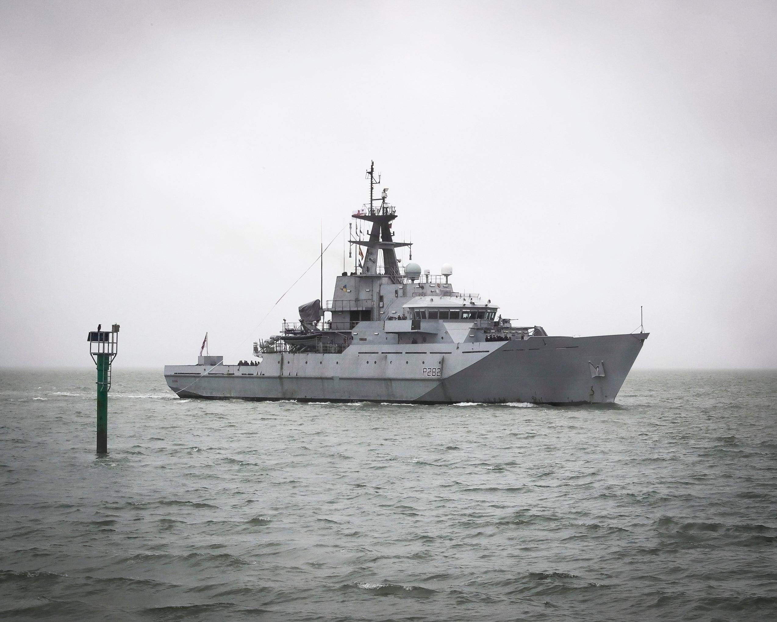 HMS Severn (P282) Photo Print - Entering Portsmouth - Royal Navy River ...