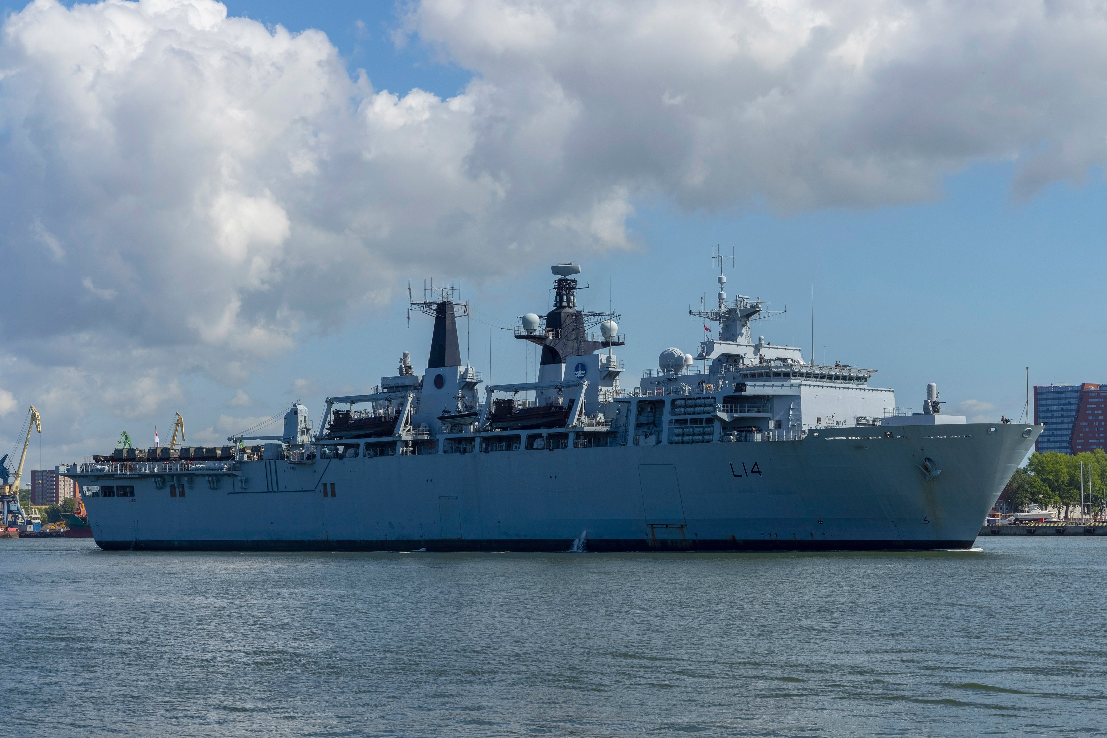 HMS Albion (L14) - Low Starboard View - Royal Navy Albion Class ...