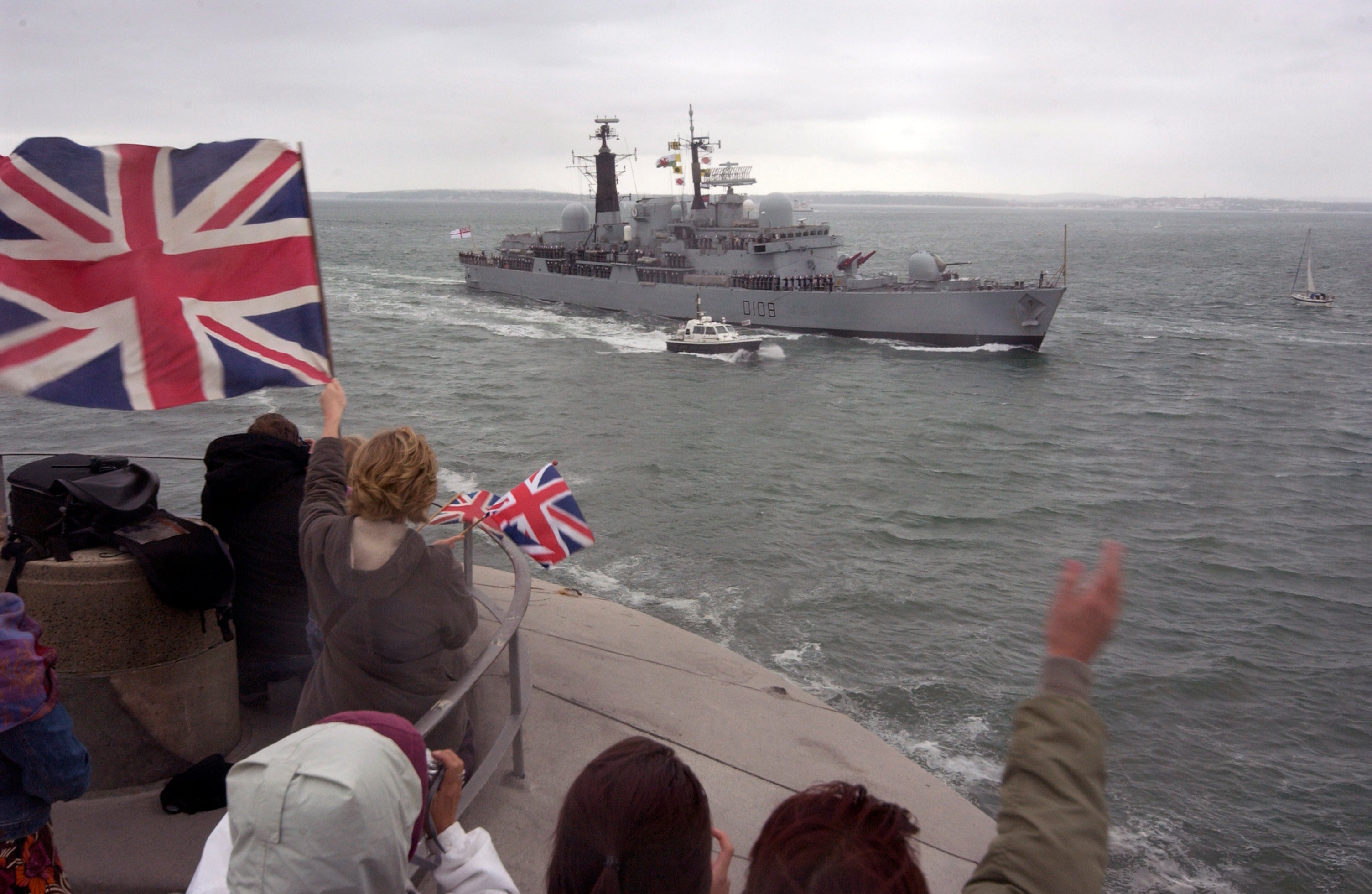 HMS Cardiff (D108) - From The Round Tower - Royal Navy Type 42 ...