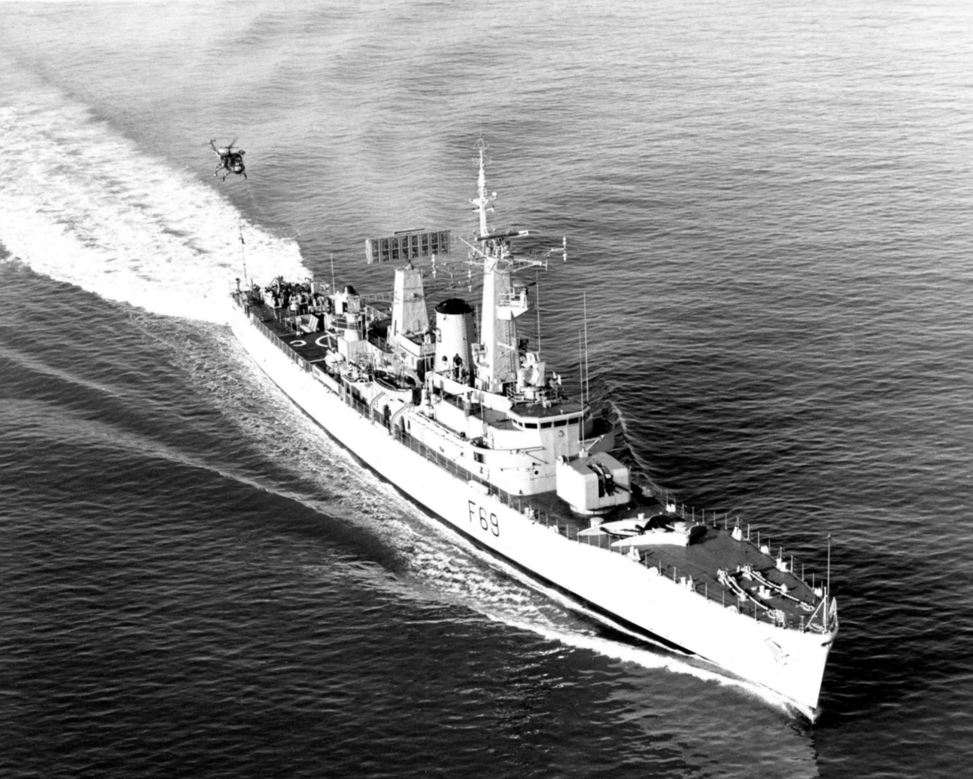 HMS Bacchante (F69) Photo Print - At Speed - Royal Navy Leander Class ...