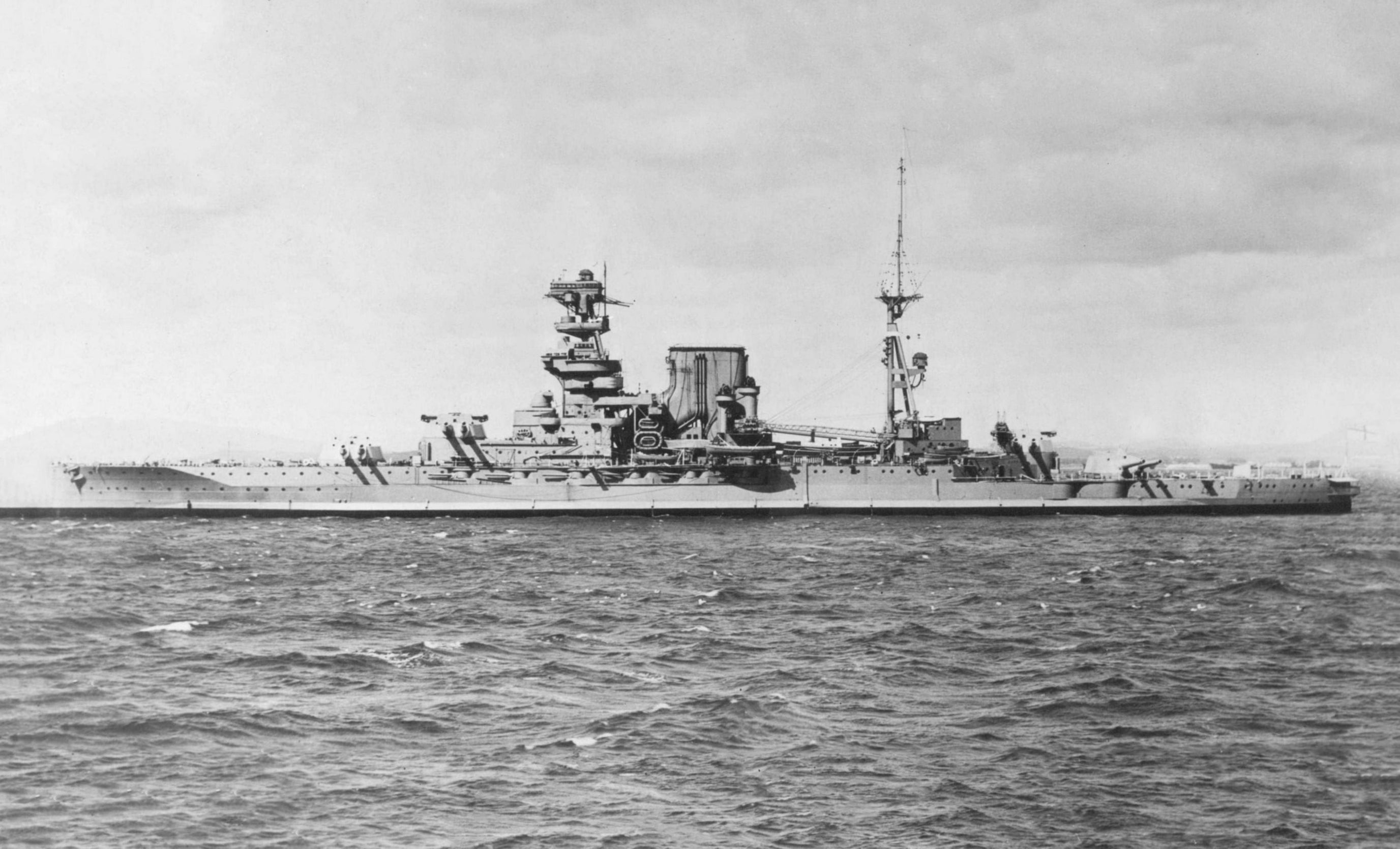 HMS Barham (04) - Port Beam View - Royal Navy Queen Elizabeth Class ...