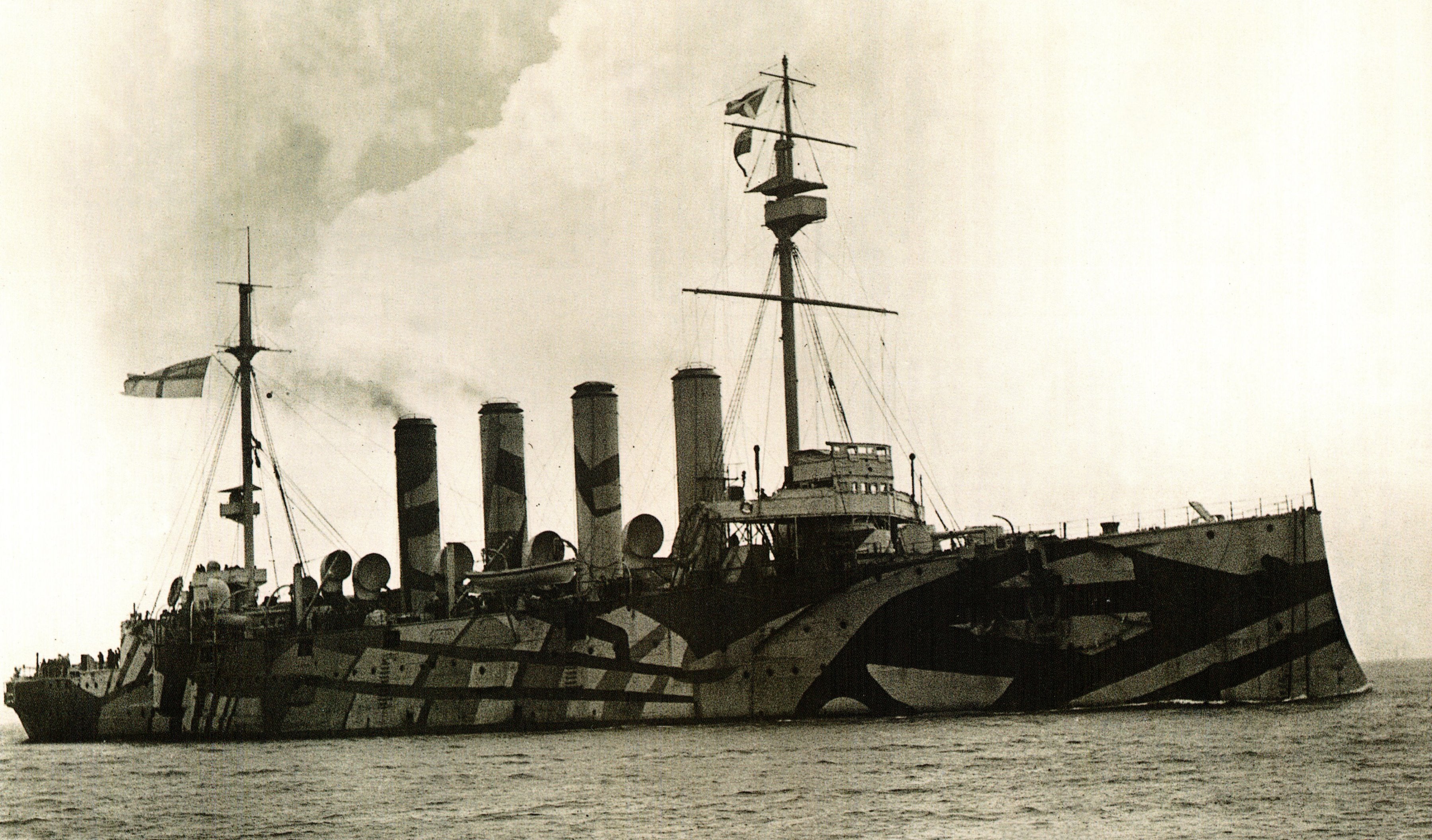 HMS Amphitrite (1898) Royal Navy Diadem Class Cruiser Starboard View W ...