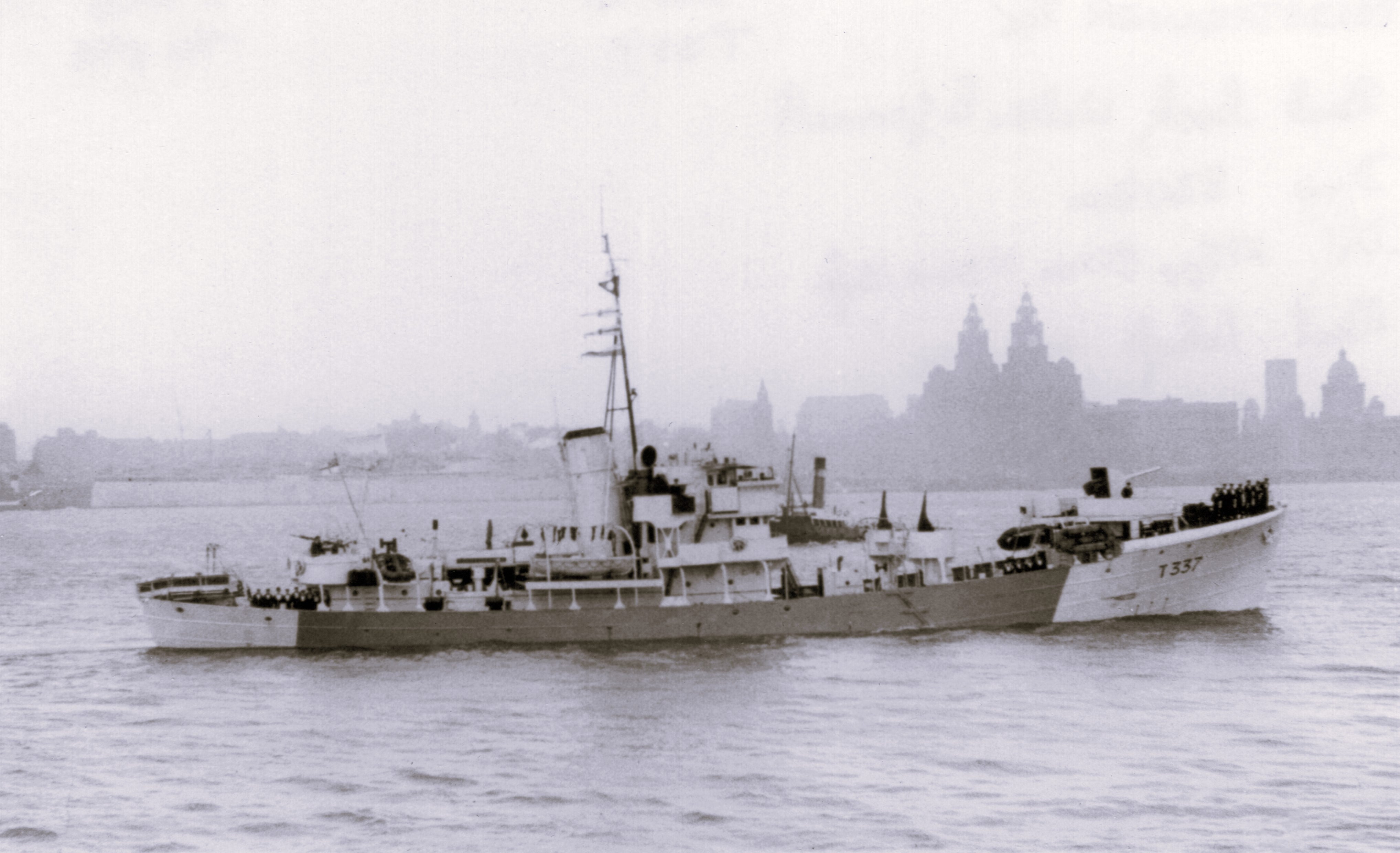 HMS Coldstreamer (T337) - Starboard View - Royal Navy Military Class ...