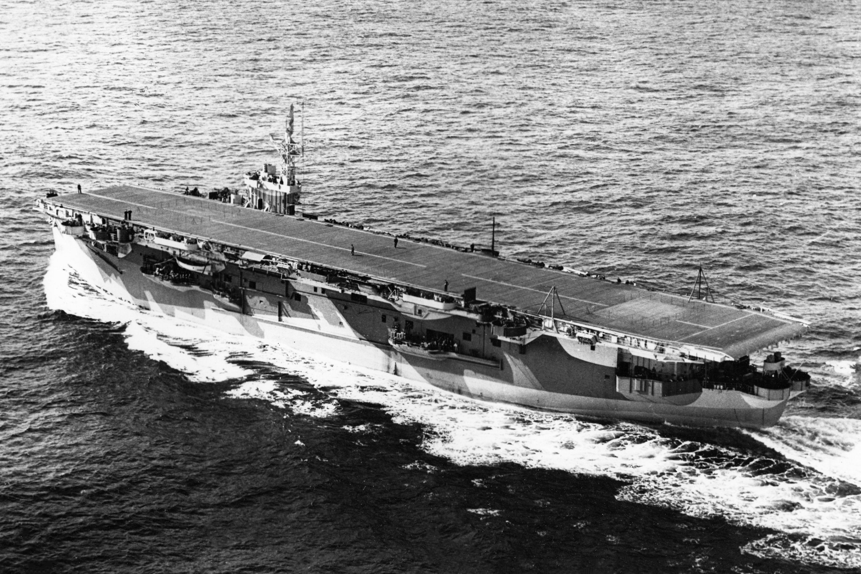 HMS Ruler (D72) - Underway - Royal Navy Ruler Class Escort Carrier ...