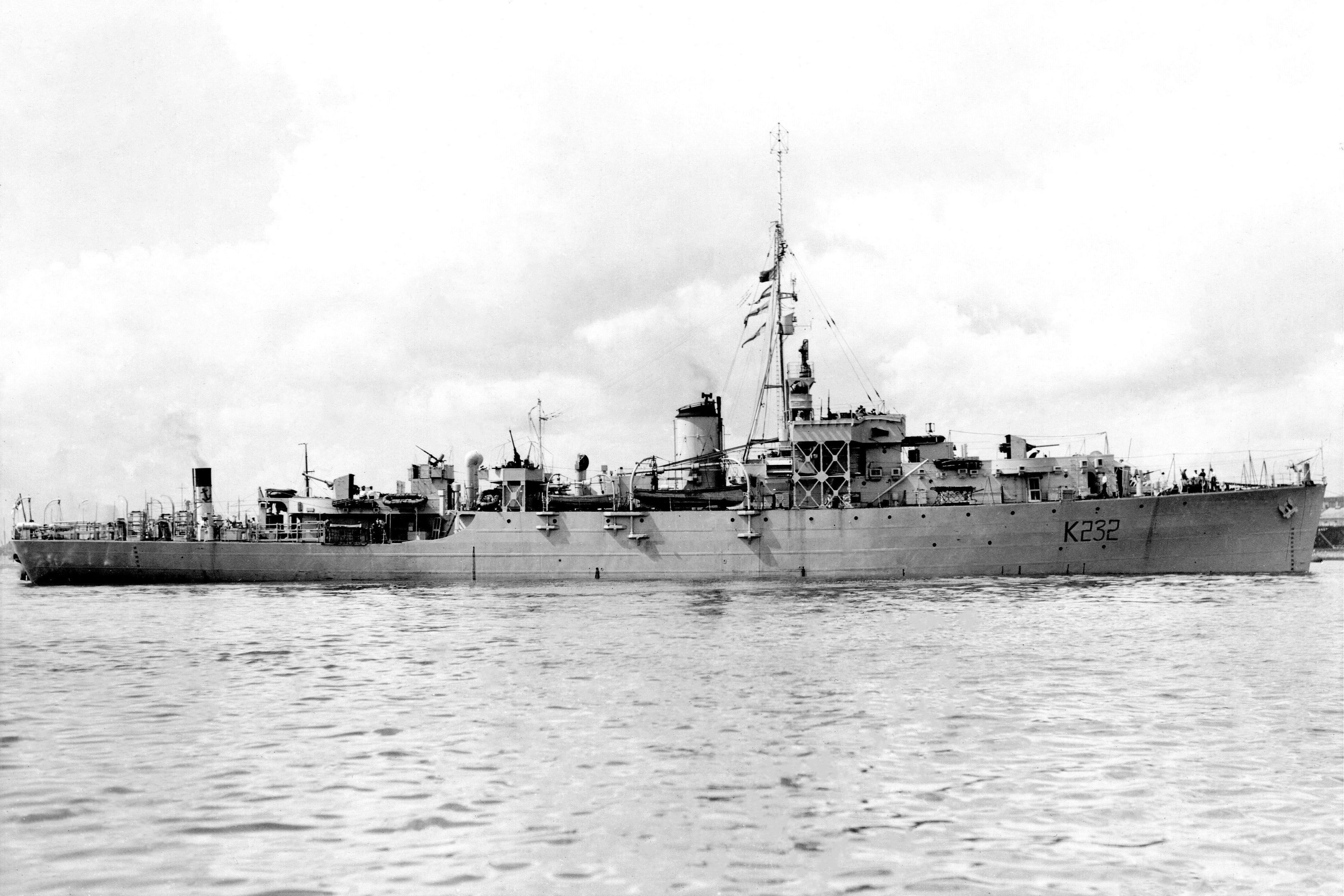 HMS Tay (K232) - Underway - Royal Navy River Class Frigate Photo Print ...