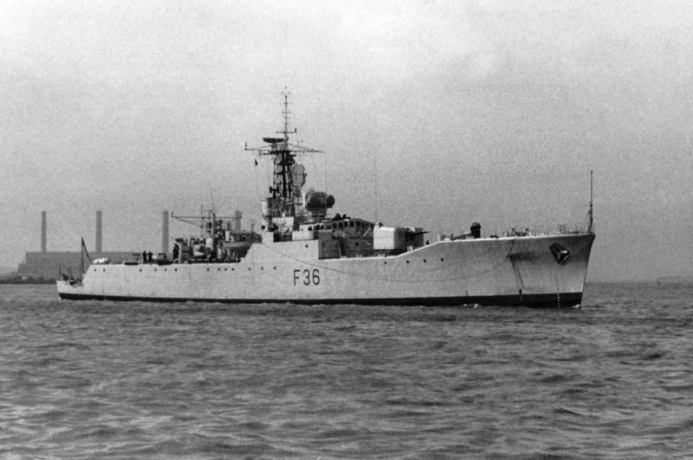 HMS Whitby (F36) Photo Print - Starboard Side View - Royal Navy Whitby ...