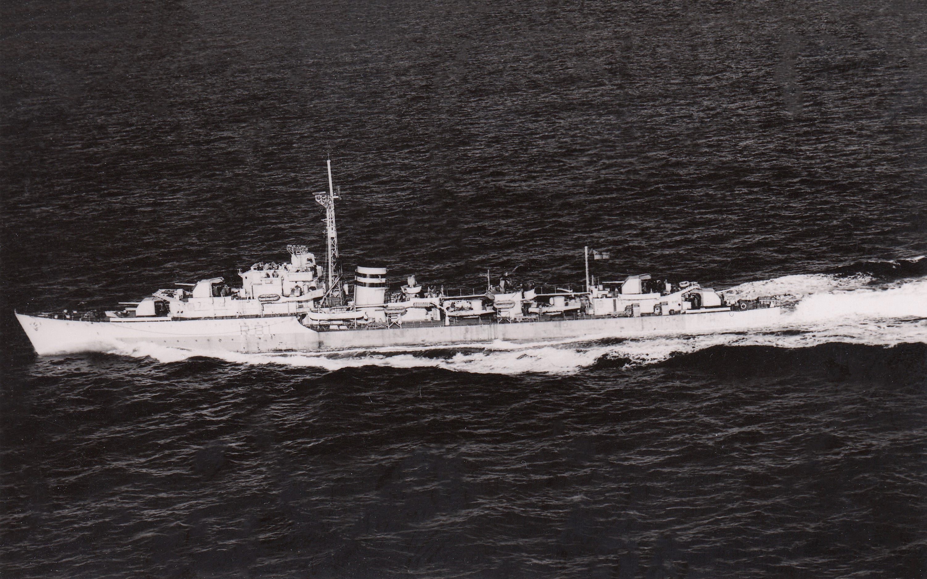 HMS Zebra (R81) - At Sea - Royal Navy Z Class Destroyer Photo Print ...