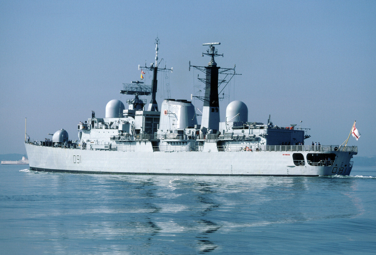 HMS Nottingham (D91) - Port Side Reflections - Royal Navy Type 42 ...