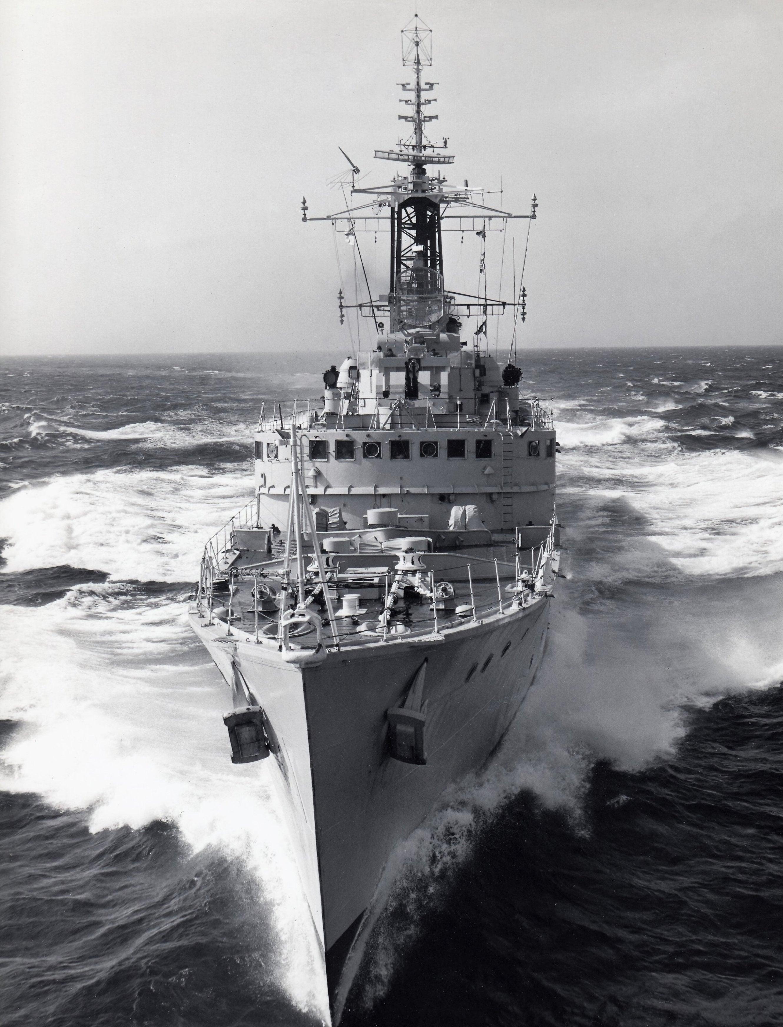 HMS Undaunted (F53) (R53) - Bow View - Royal Navy U Class Destroyer ...