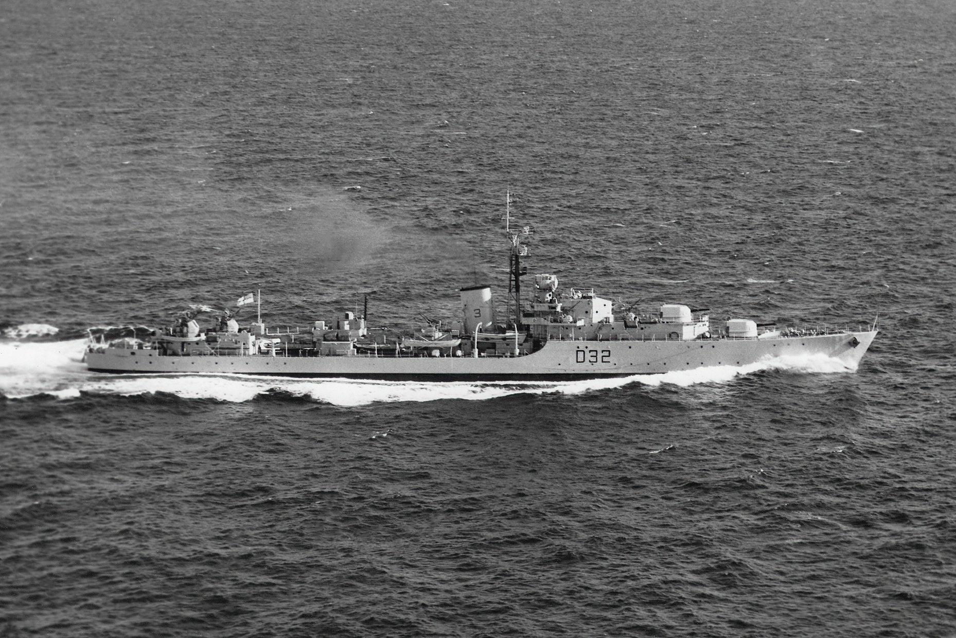 HMS Camperdown (D32) Photo Print - Starboard View - Royal Navy Battle ...