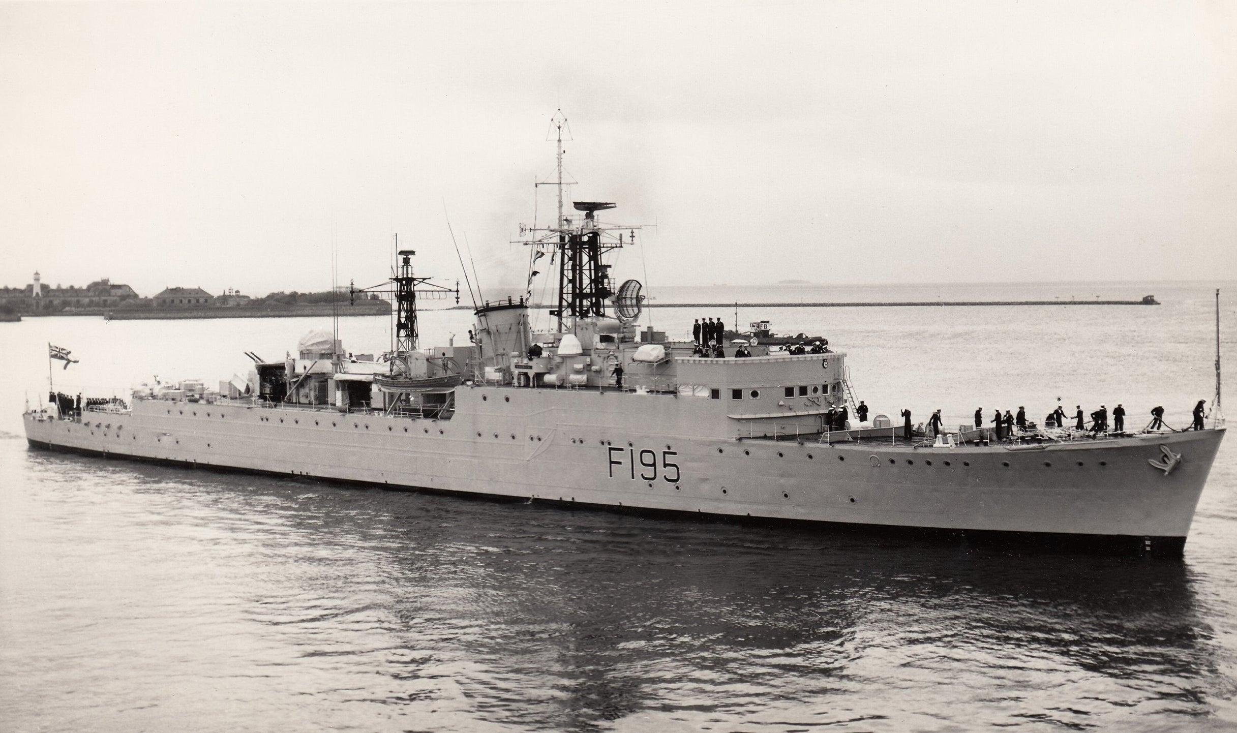 HMS Roebuck (F195) (H95) - Starboard View - Royal Navy R Class ...