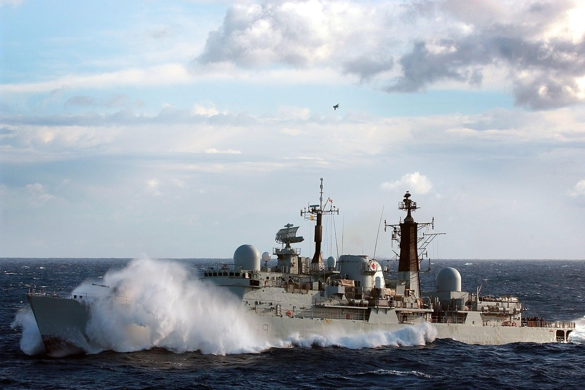 HMS Exeter (D89) - At Sea - Royal Navy Type 42 Destroyer Photo Print ...