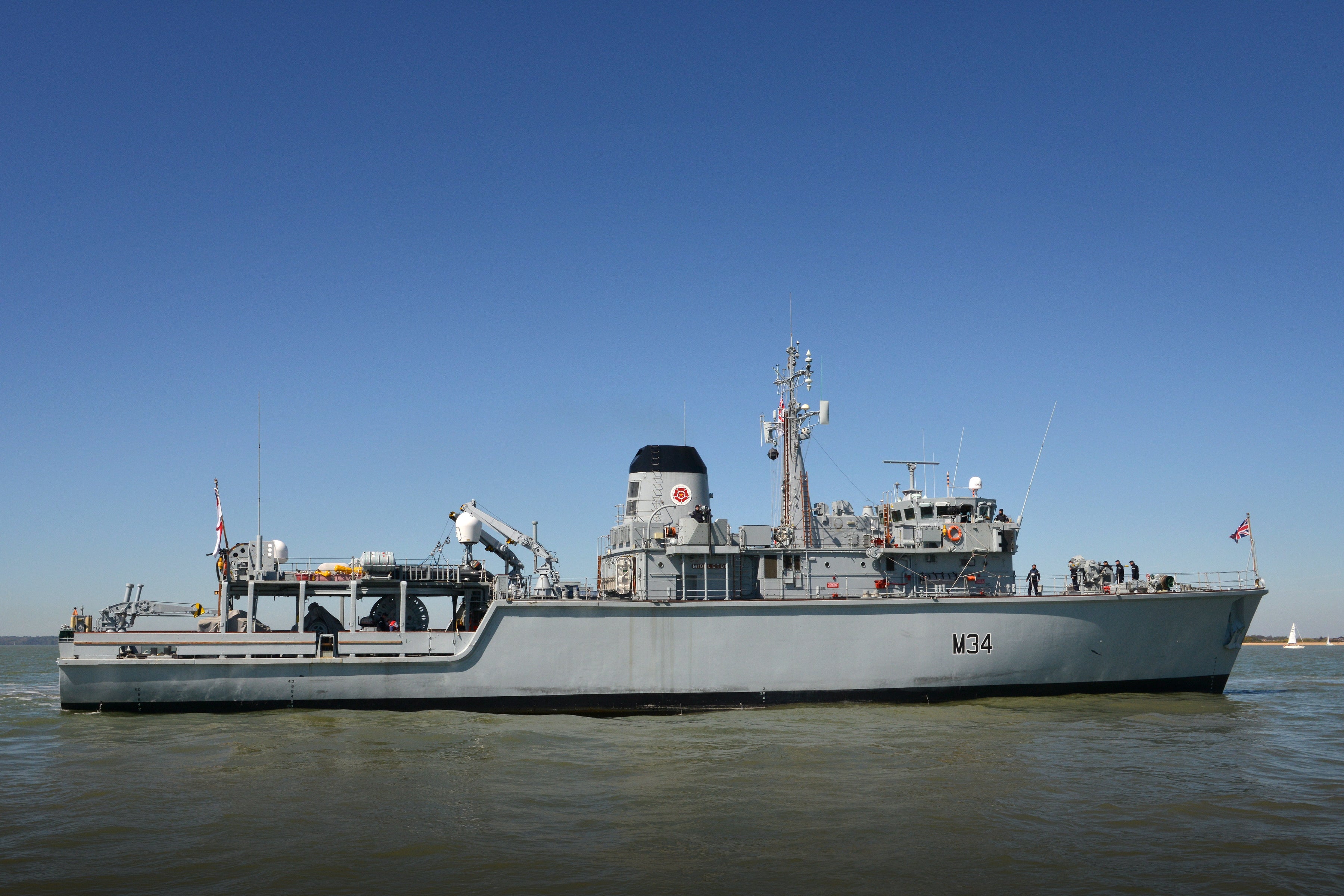HMS Middleton (M34) - Starboard Beam View - Royal Navy Hunt Class Mine ...